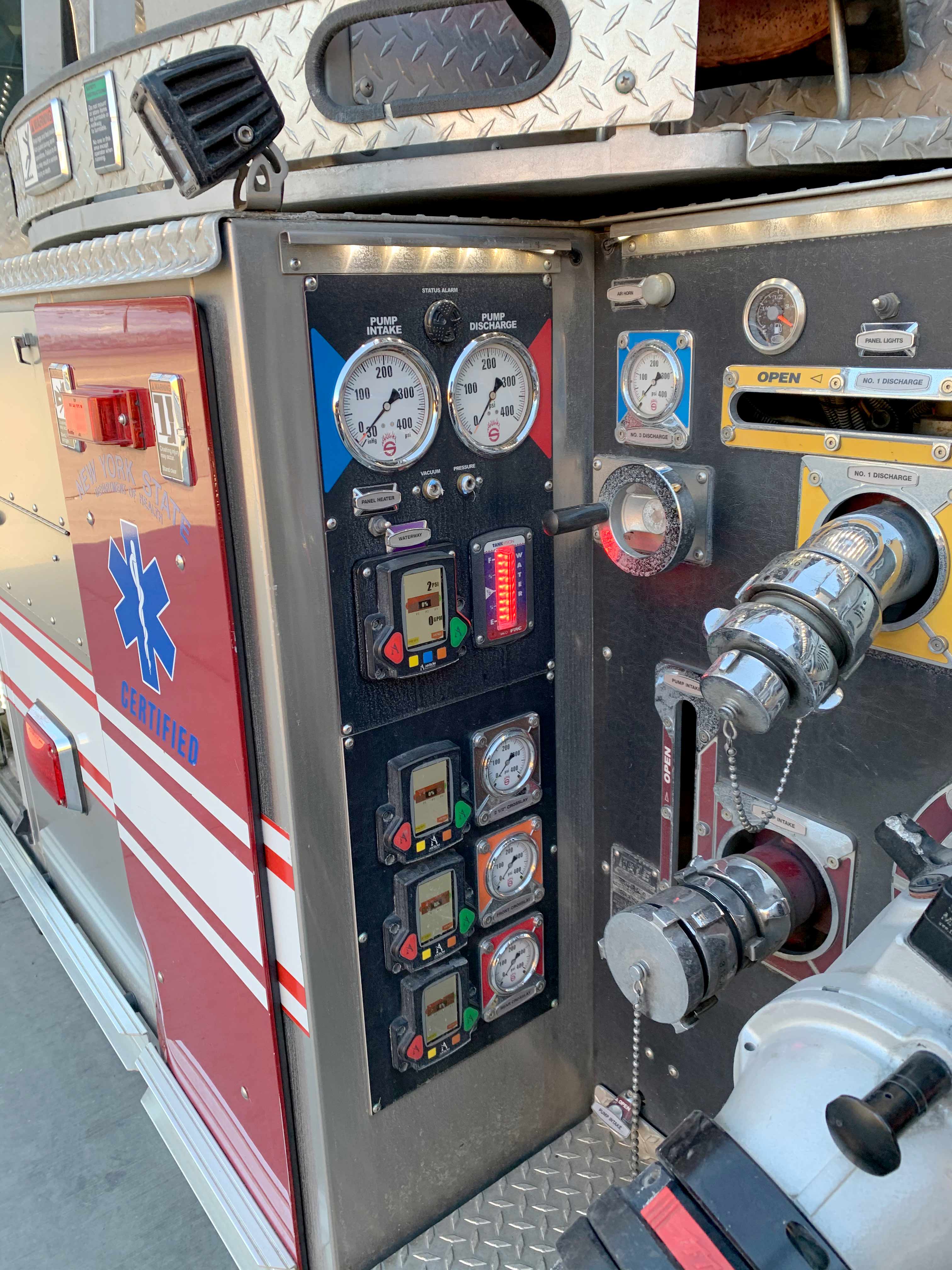 2015 Sutphen 100' Mid-Mount Platform | Used Truck Details