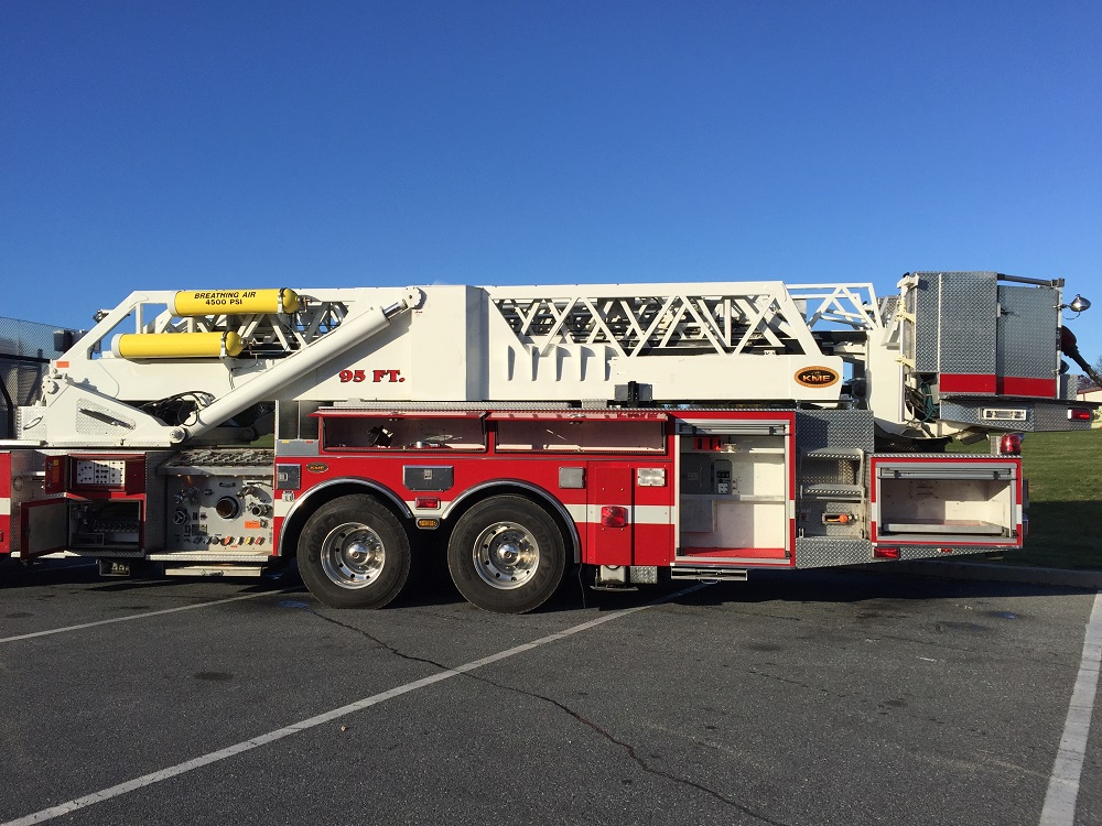 2001 KME Aerialcat 95' Mid-Mount Platform | Used Truck Details