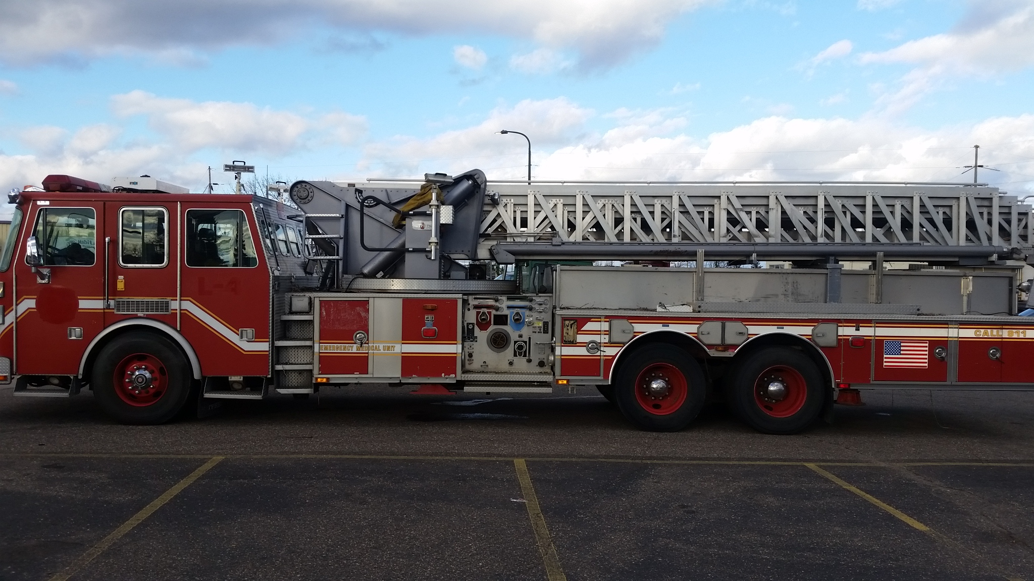 1999 Sutphen 95' Platform | Used Truck Details