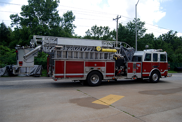 2002 Sutphen SP70 Mid-Mount Mini-Tower | Used Truck Details