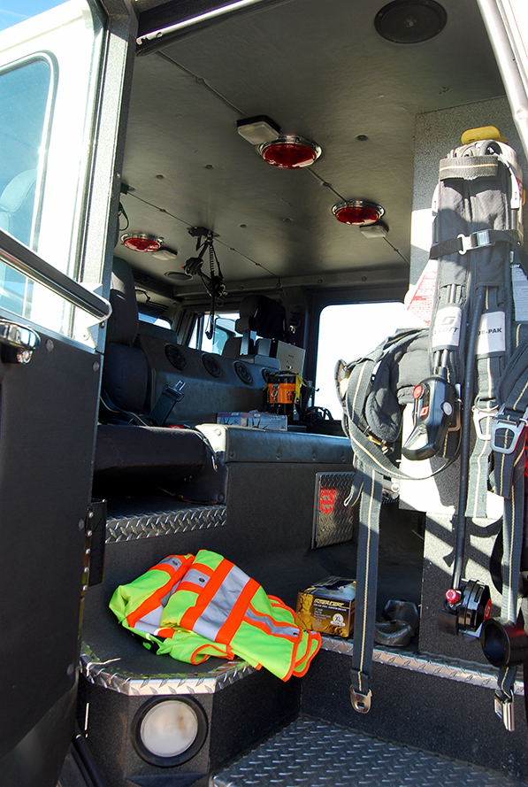 2002 Sutphen SP70 Mid-Mount Mini-Tower | Used Truck Details