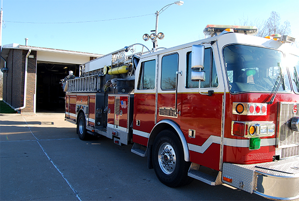 2002 Sutphen SP70 Mid-Mount Mini-Tower | Used Truck Details