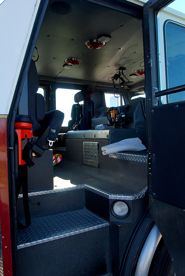 2002 Sutphen SP70 Mid-Mount Mini-Tower | Used Truck Details