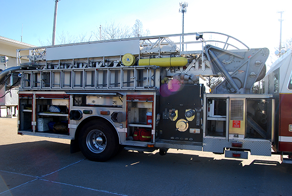 2002 Sutphen SP70 Mid-Mount Mini-Tower | Used Truck Details