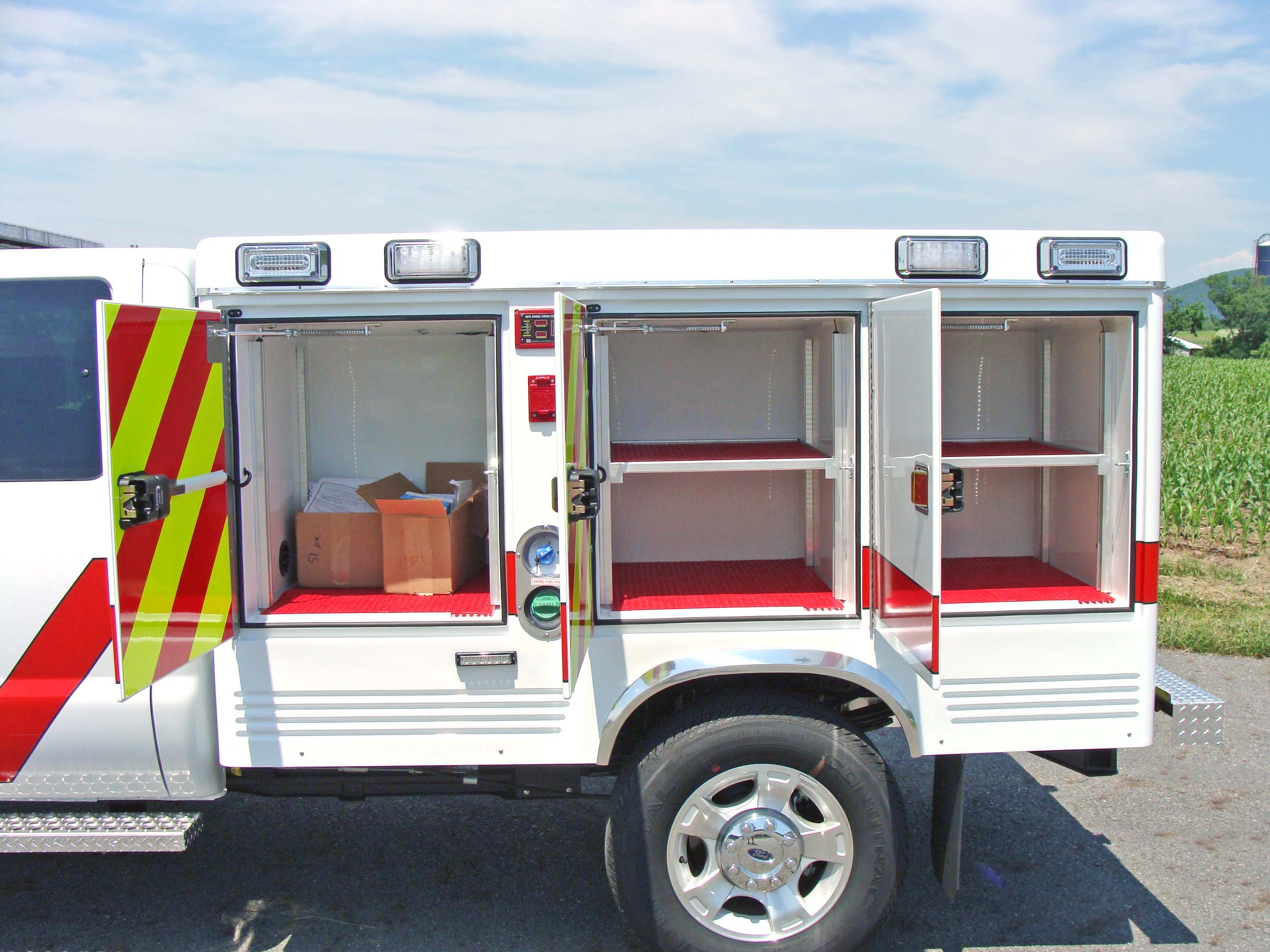 2014 Swab Pioneer F-350 4x4 XLT Light Rescue | Used Truck Details