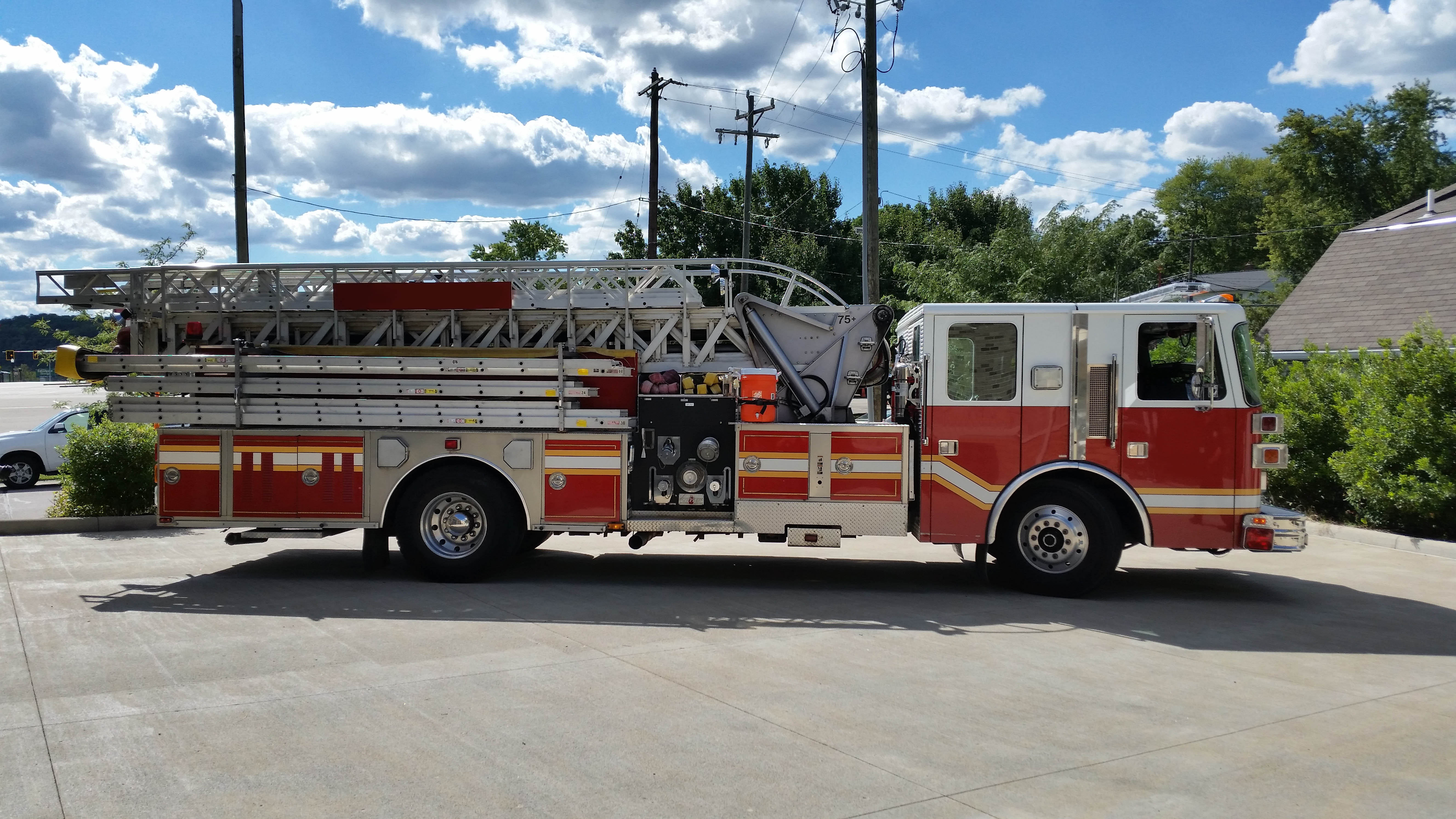 1997 Sutphen 75' Mini-Tower | Used Truck Details