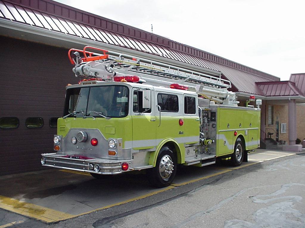 1982 Mack 50' TeleSqurt | Used Truck Details