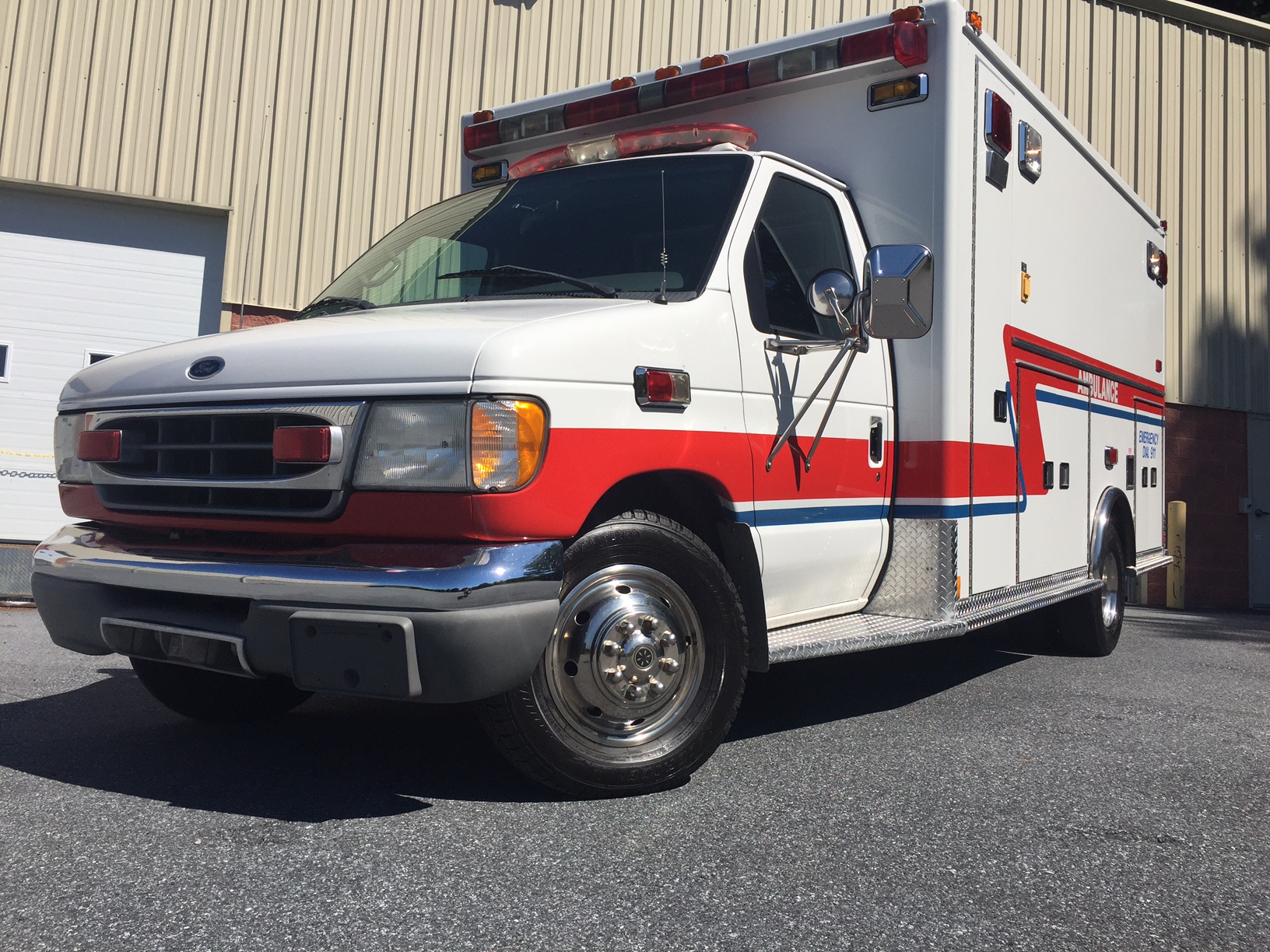 2001 Ford E-450 Medtec Ambulance | Used Truck Details