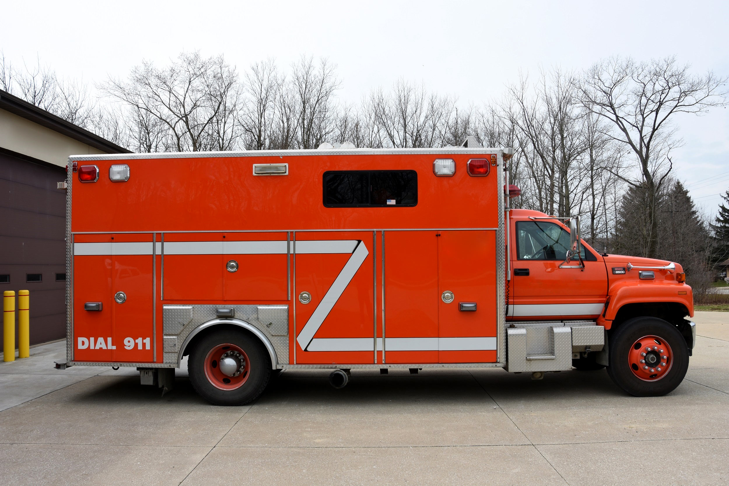 2000 Kenco GMC Walk-In Rescue | Used Truck Details