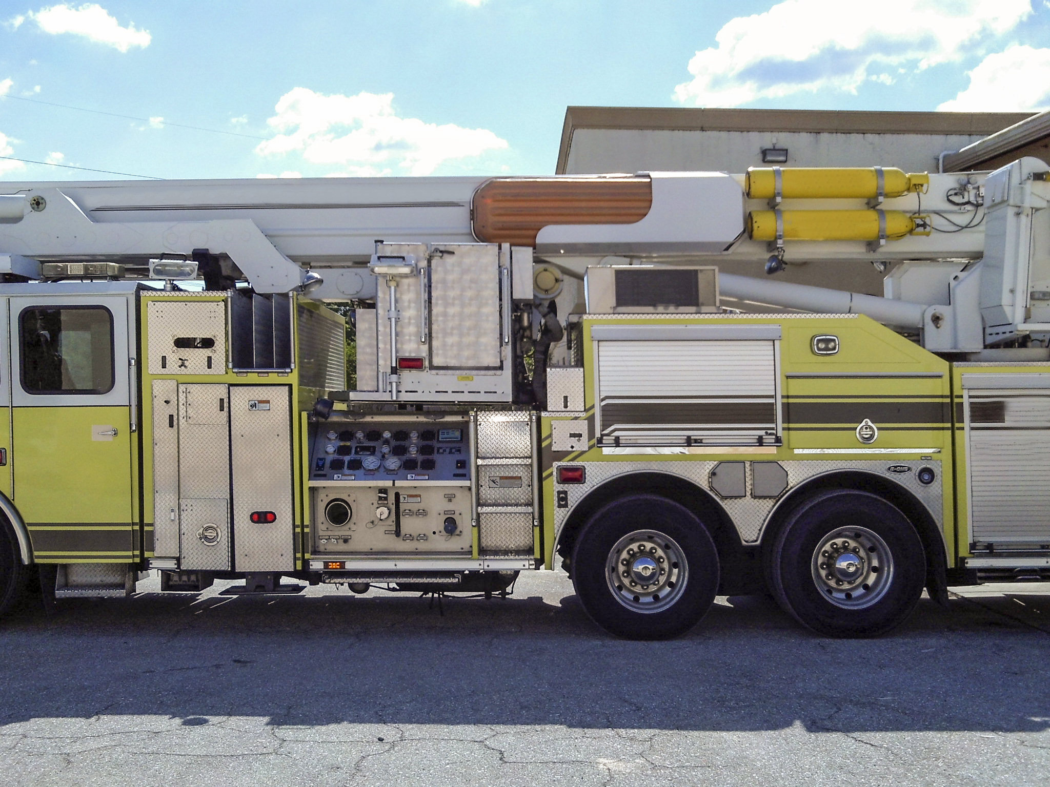 2006 E-One 114' Bronto Aerial | Used Truck Details