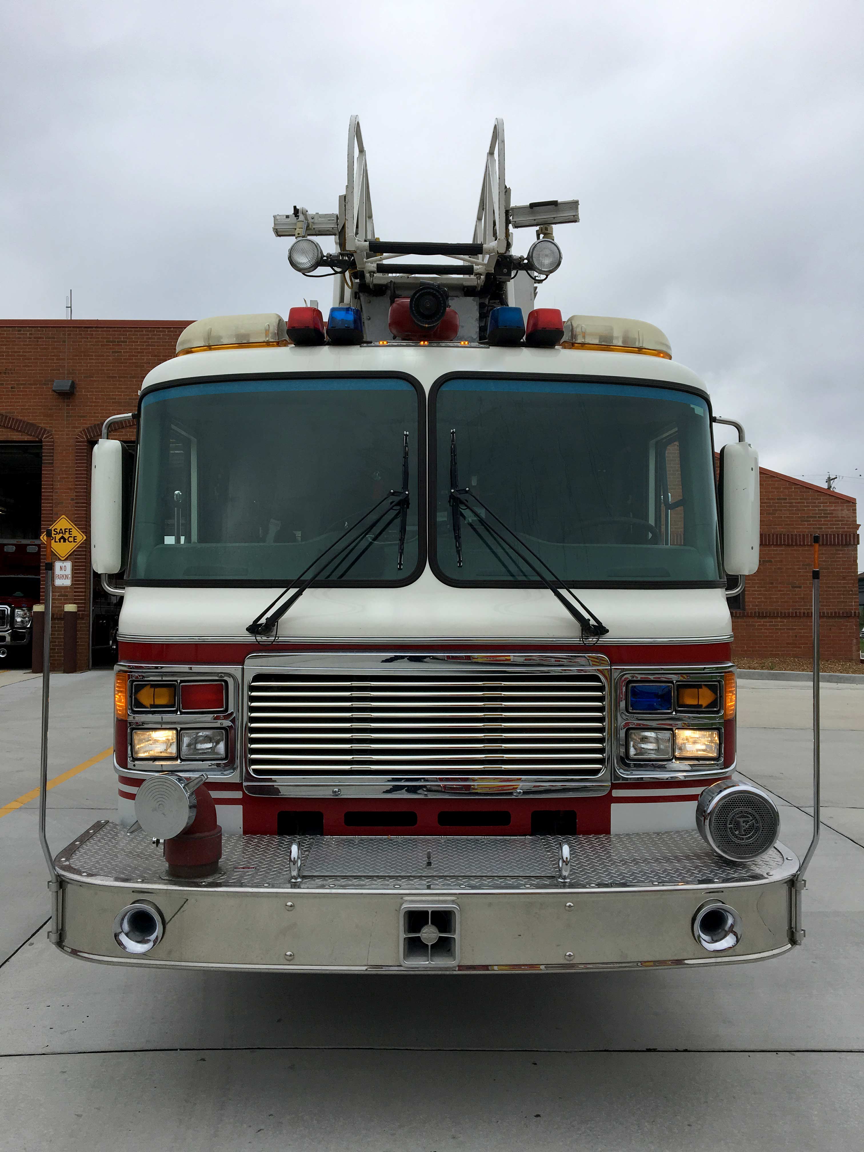 2000 American LaFrance Eagle 100' Aerial | Used Truck Details