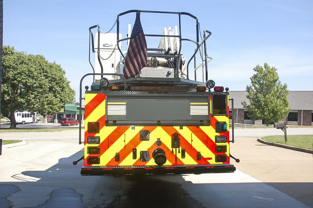 1999 Pierce Dash 100' Platform | Used Truck Details