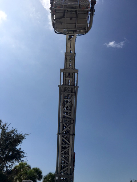 2004 Sutphen 95' Mid-Mount Tower | Used Truck Details