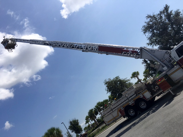 2004 Sutphen 95' Mid-Mount Tower | Used Truck Details