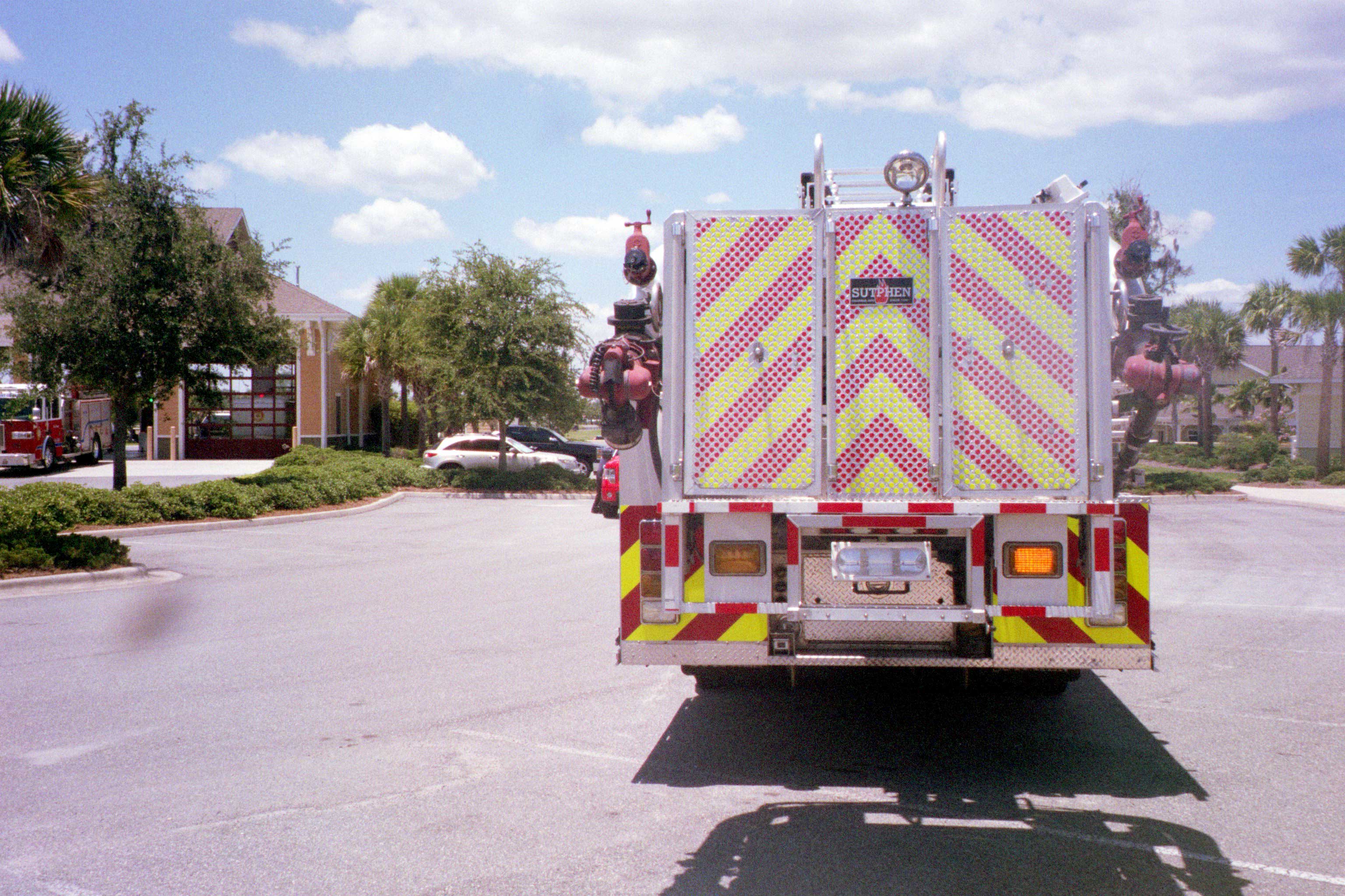 2004 Sutphen 95' Mid-Mount Tower | Used Truck Details