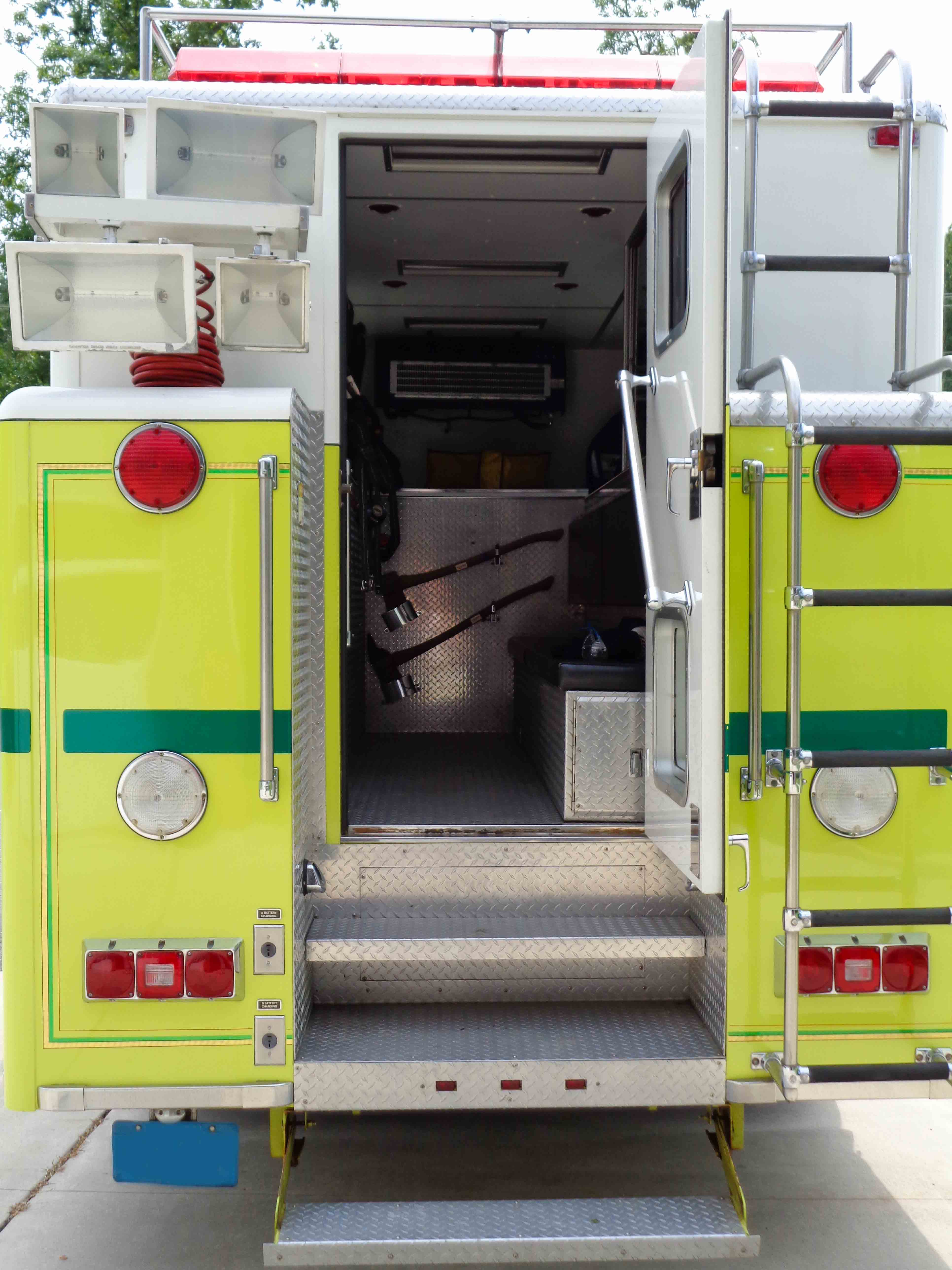 1990 Pierce Walk-In Rescue | Used Truck Details