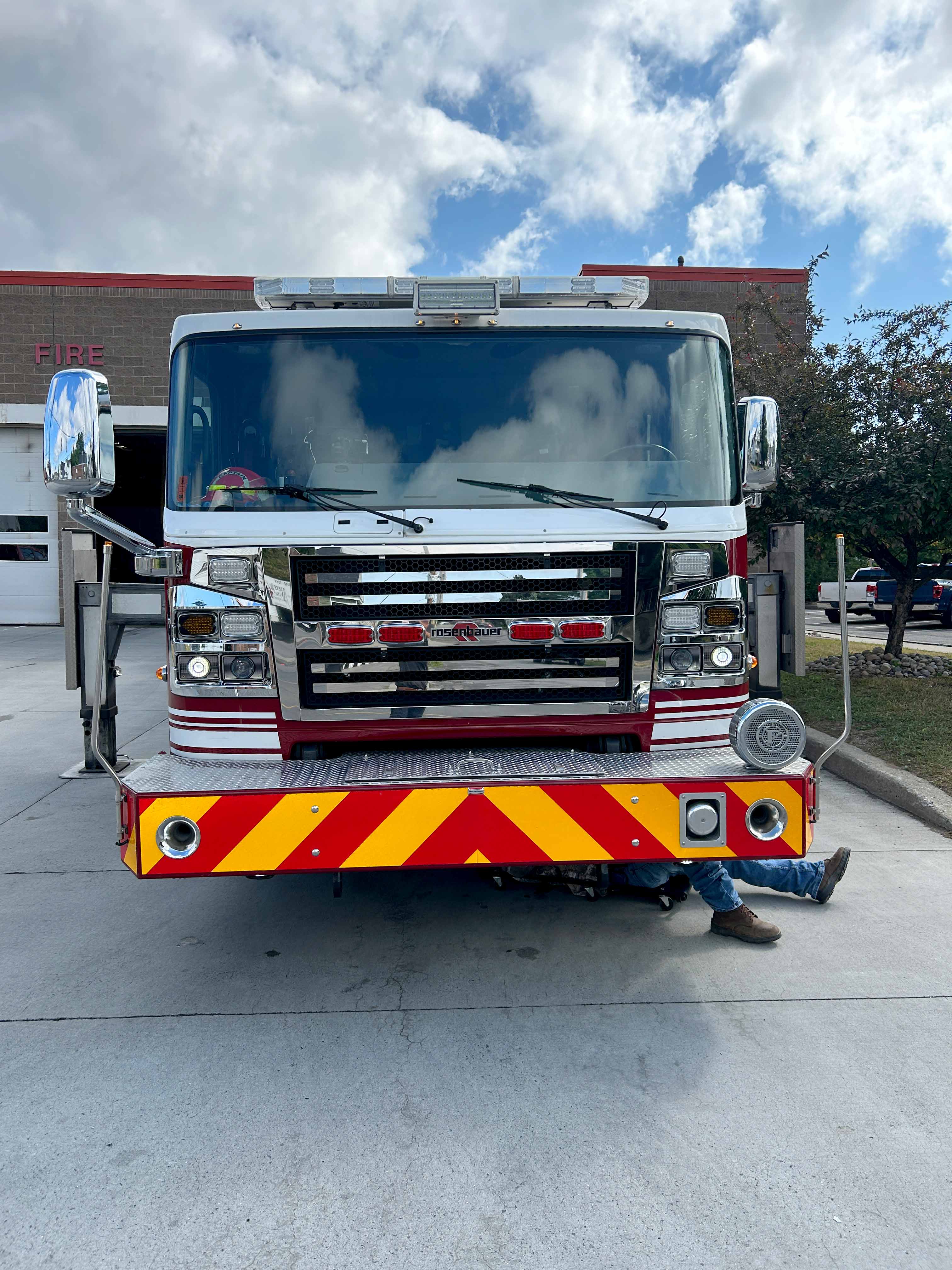 2017 Rosenbauer Commander Mid-Mount 100' Platform | Used Truck Details