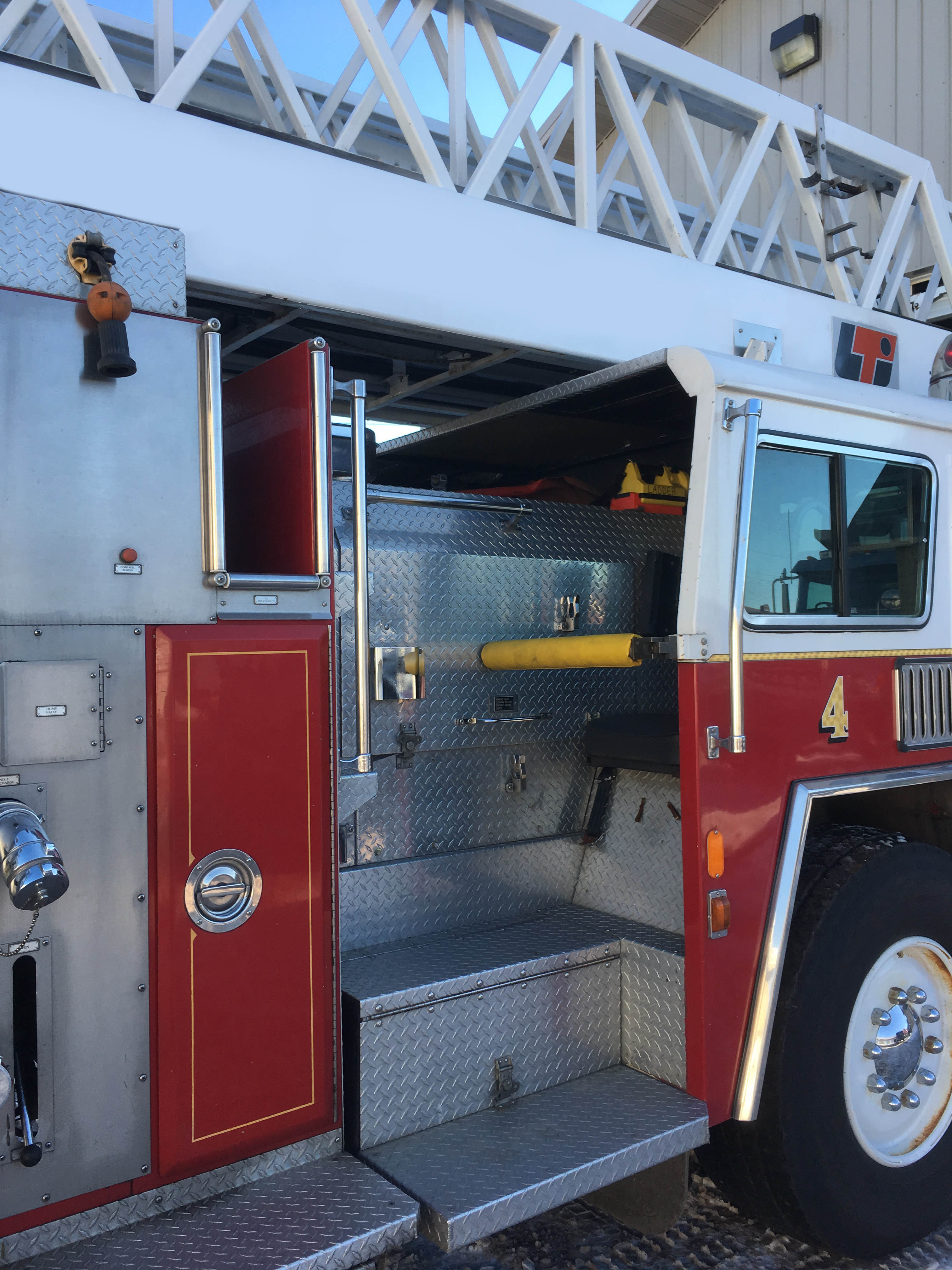 1986 LTI Simon Duplex 100' Aerial | Used Truck Details