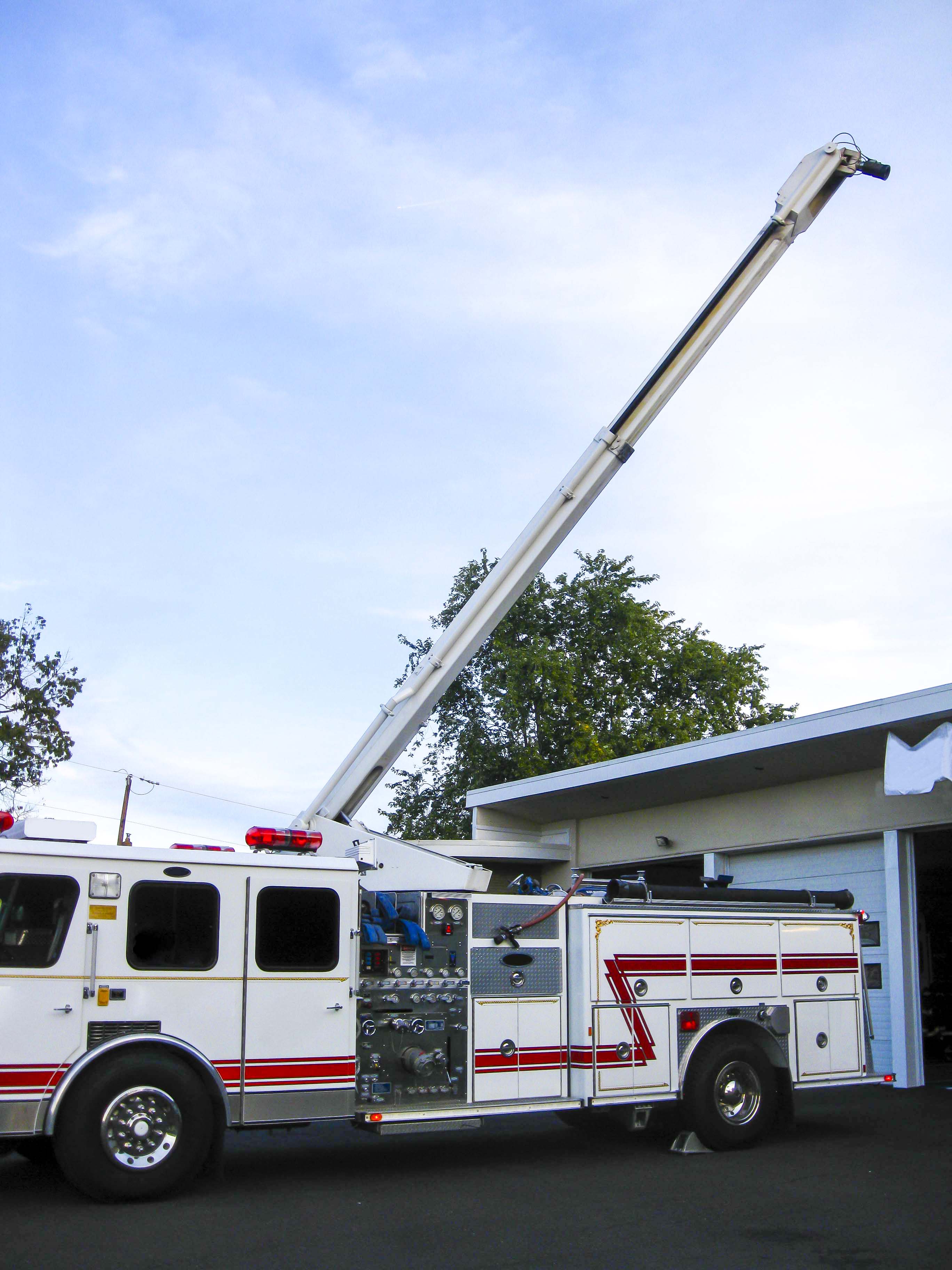 1996 E-One Cyclone Pumper w/35'Telesquirt | Used Truck Details