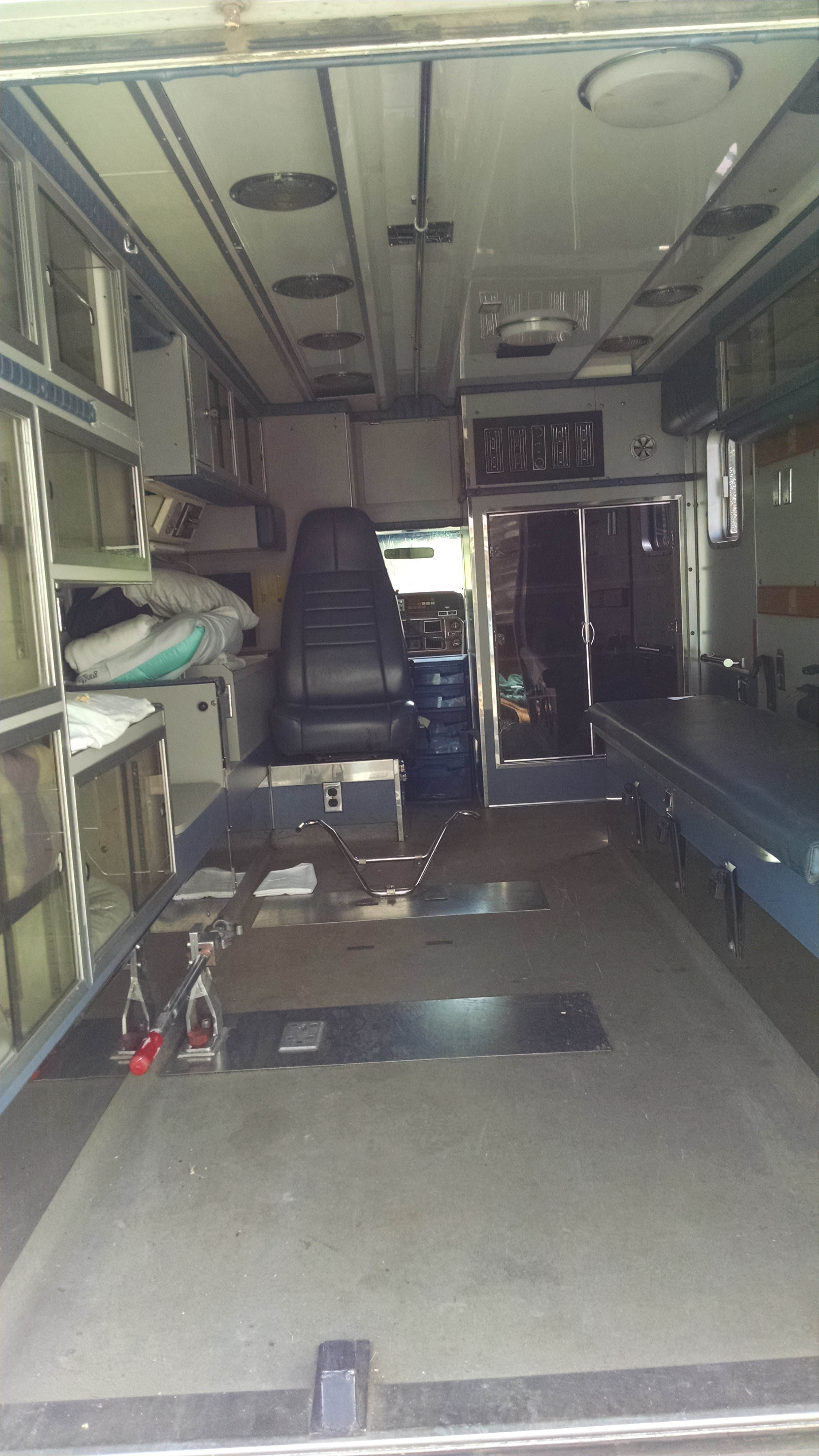 1988 Wheeled Coach Ford Ambulance | Used Truck Details