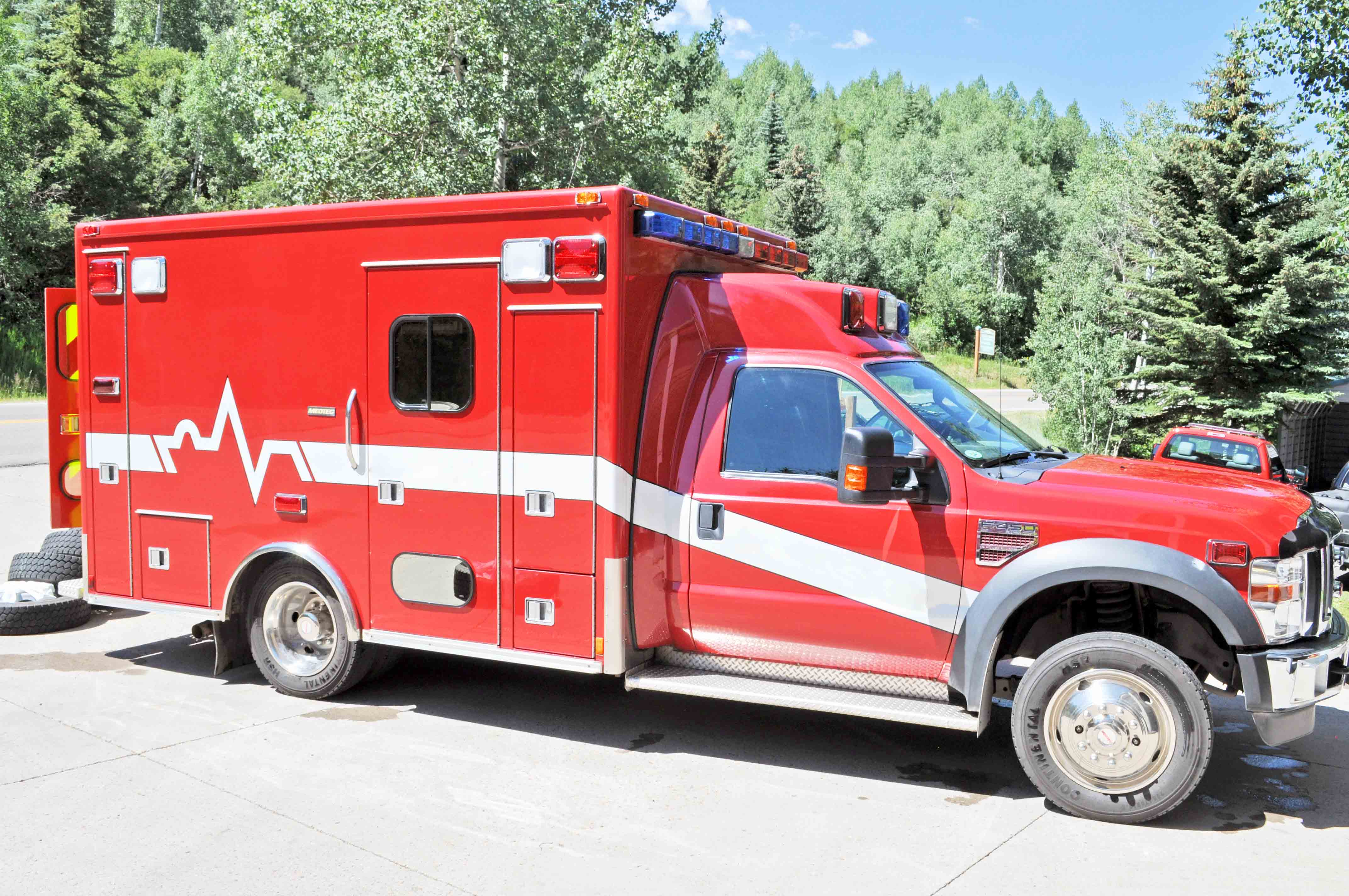 2010 Medtec Ford F-450 4X4 Ambulance | Used Truck Details