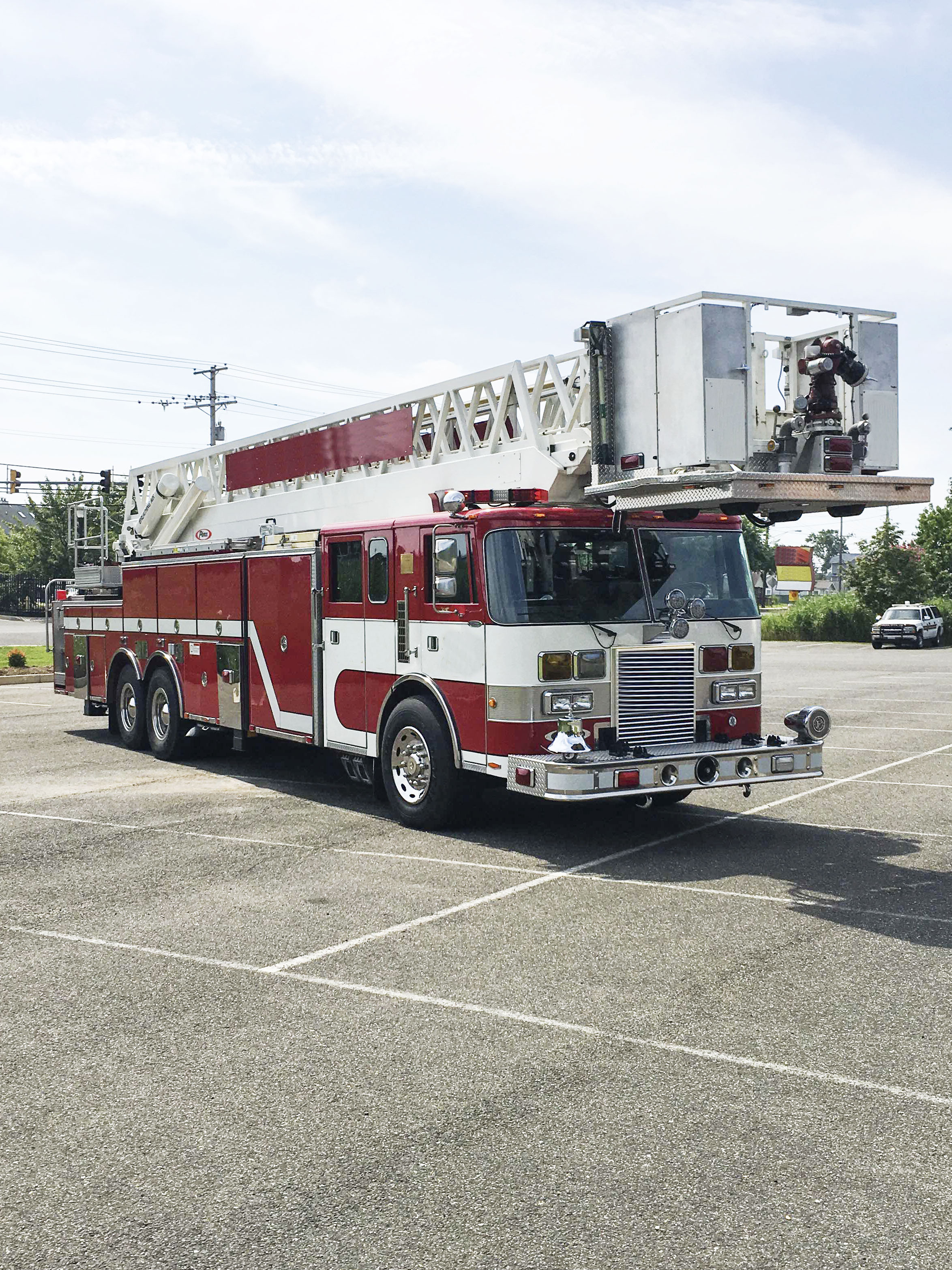 1991 Pierce 95' Platform | Used Truck Details