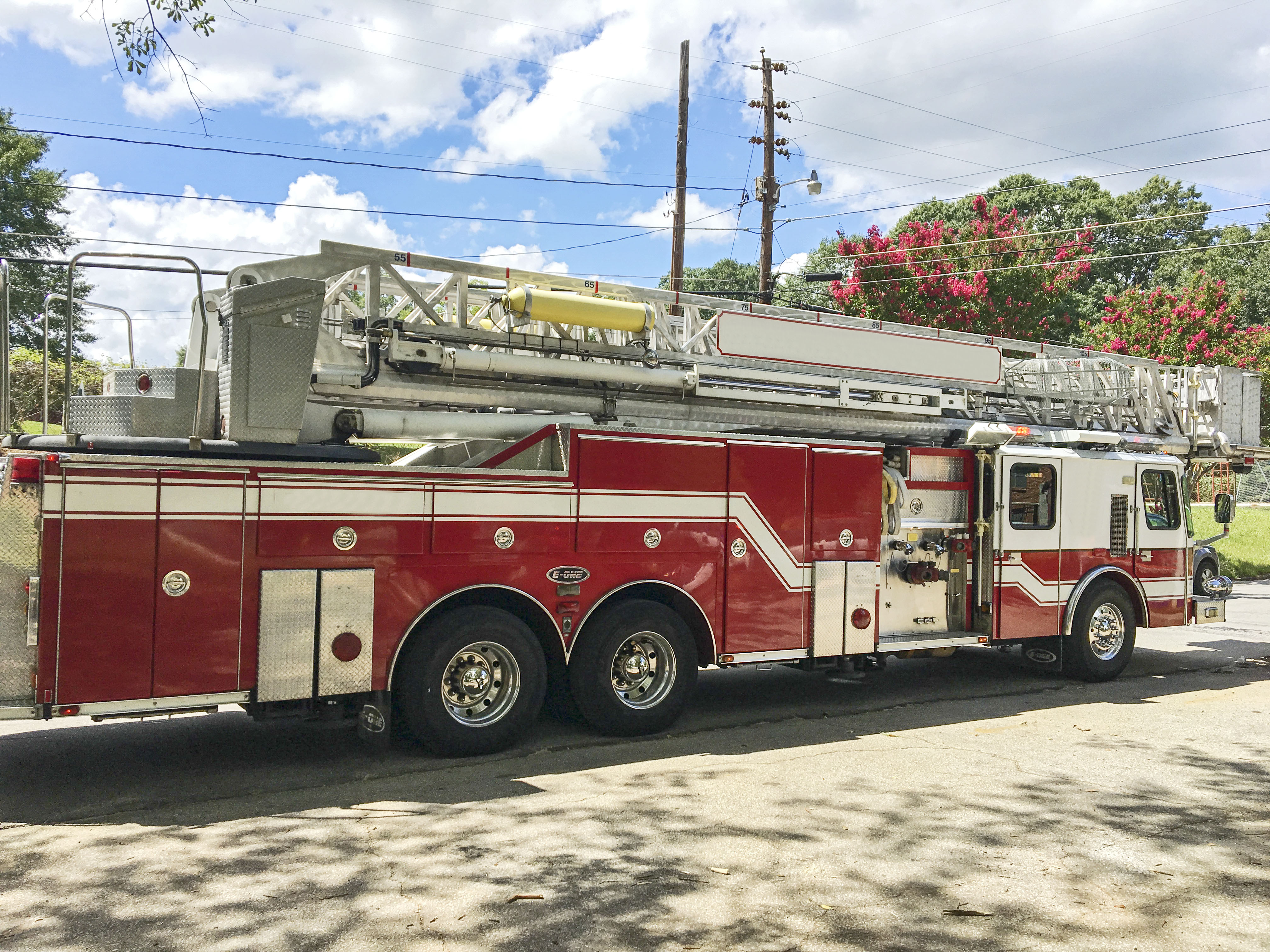 1995 E-One Hurricane 105' Platform | Used Truck Details