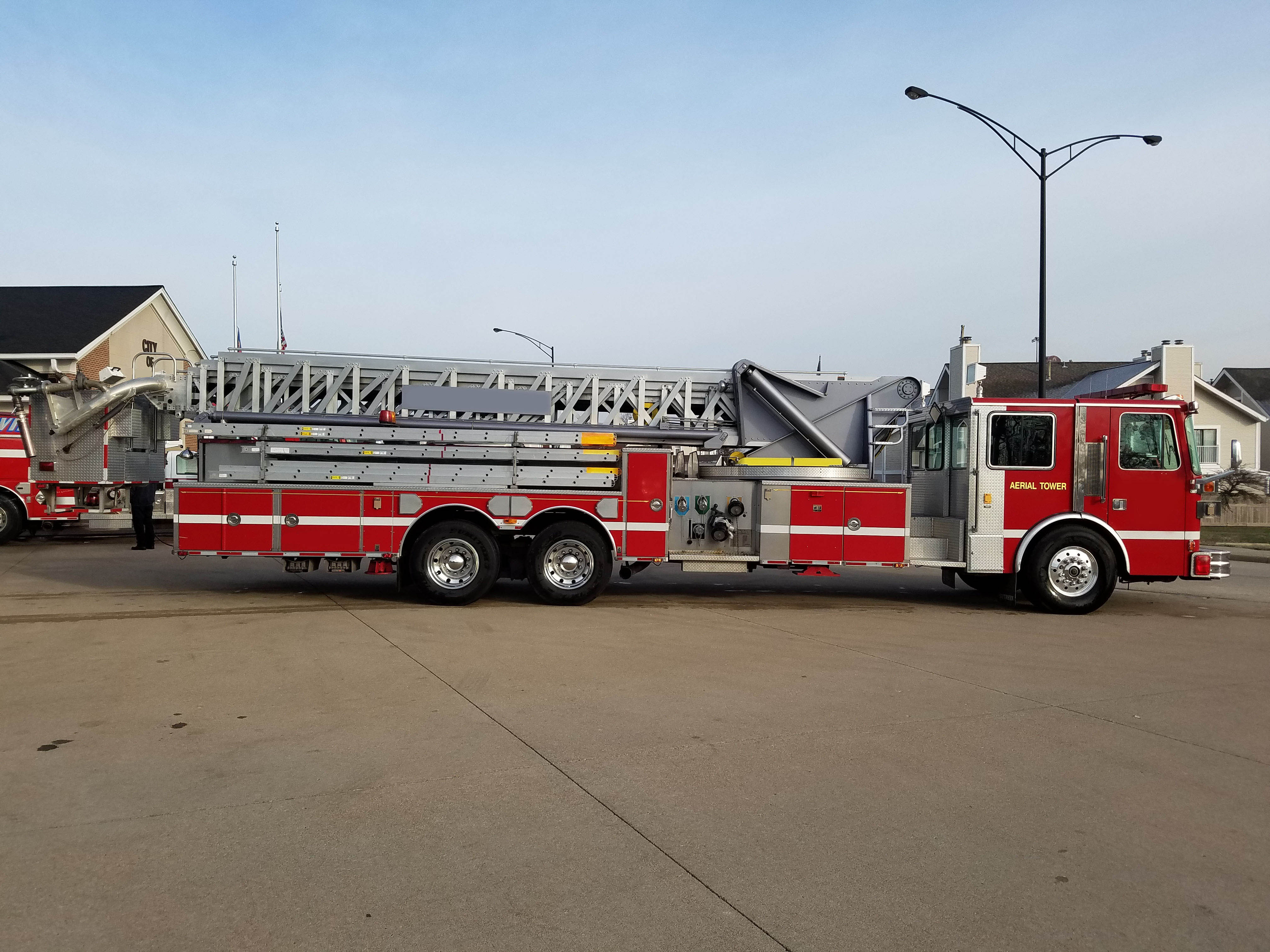 1997 Sutphen 95' Tower | Used Truck Details