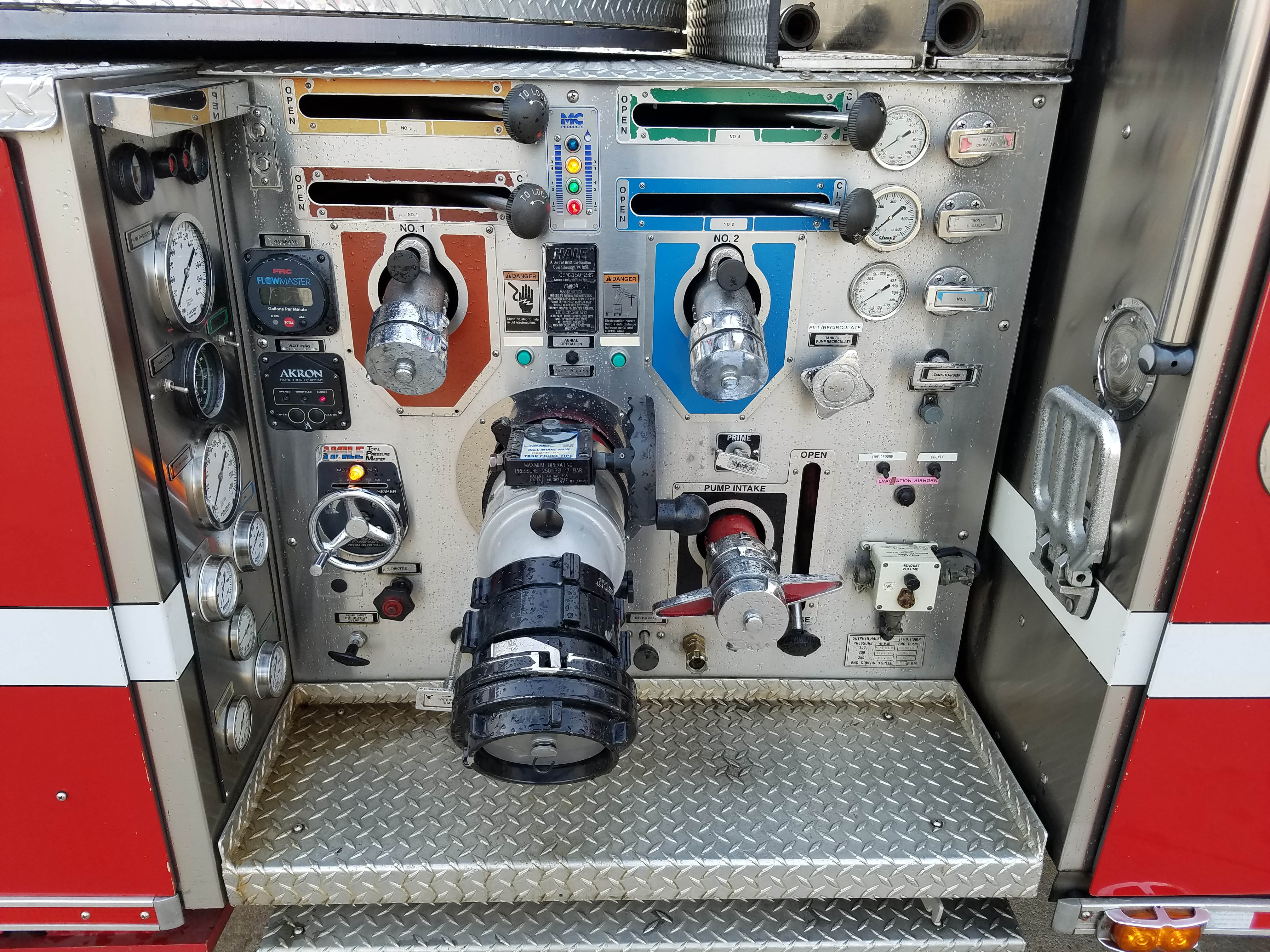 1997 Sutphen 95' Tower | Used Truck Details