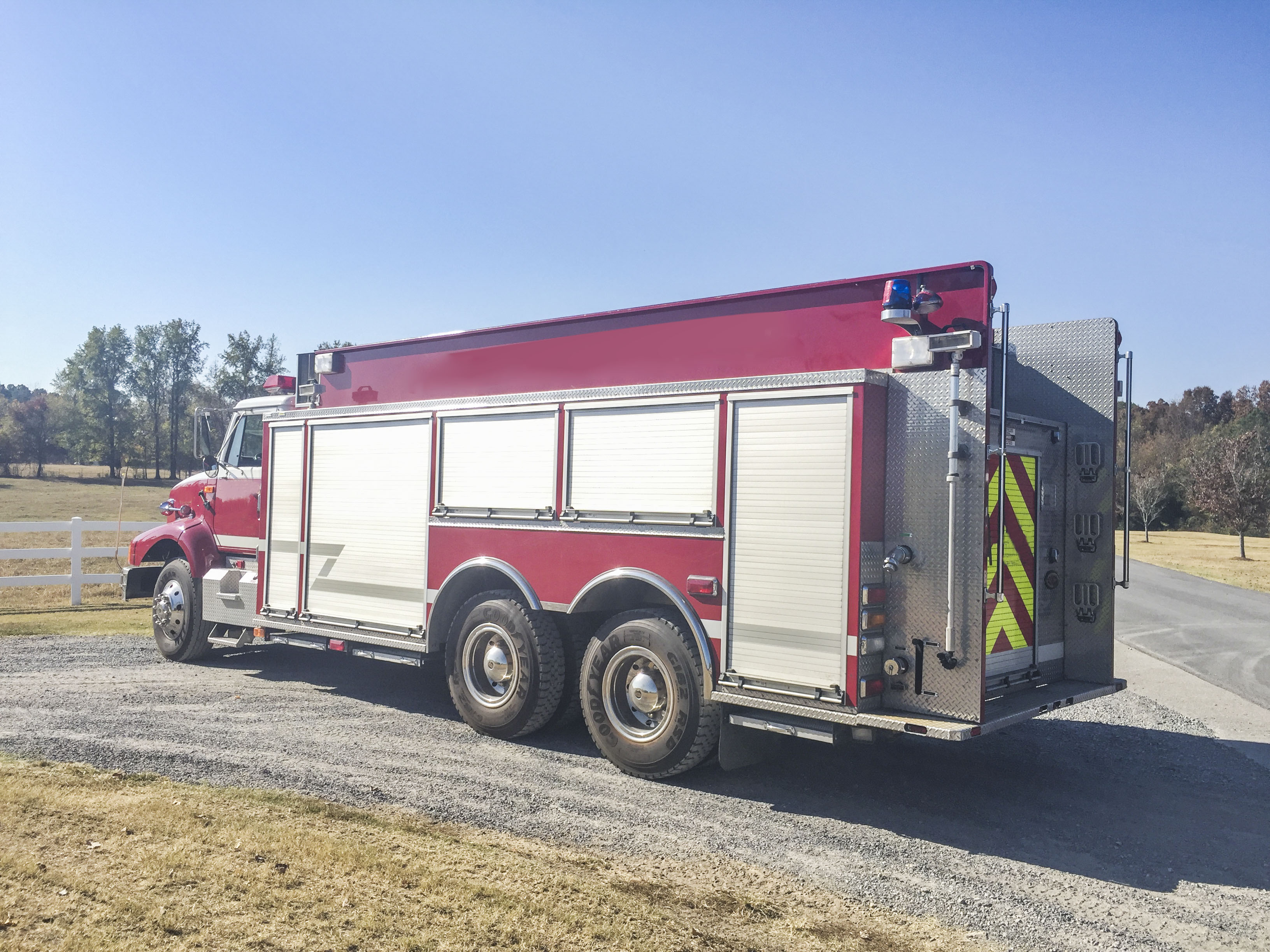 2001 KME International Commercial Pumper Tanker | Used Truck Details