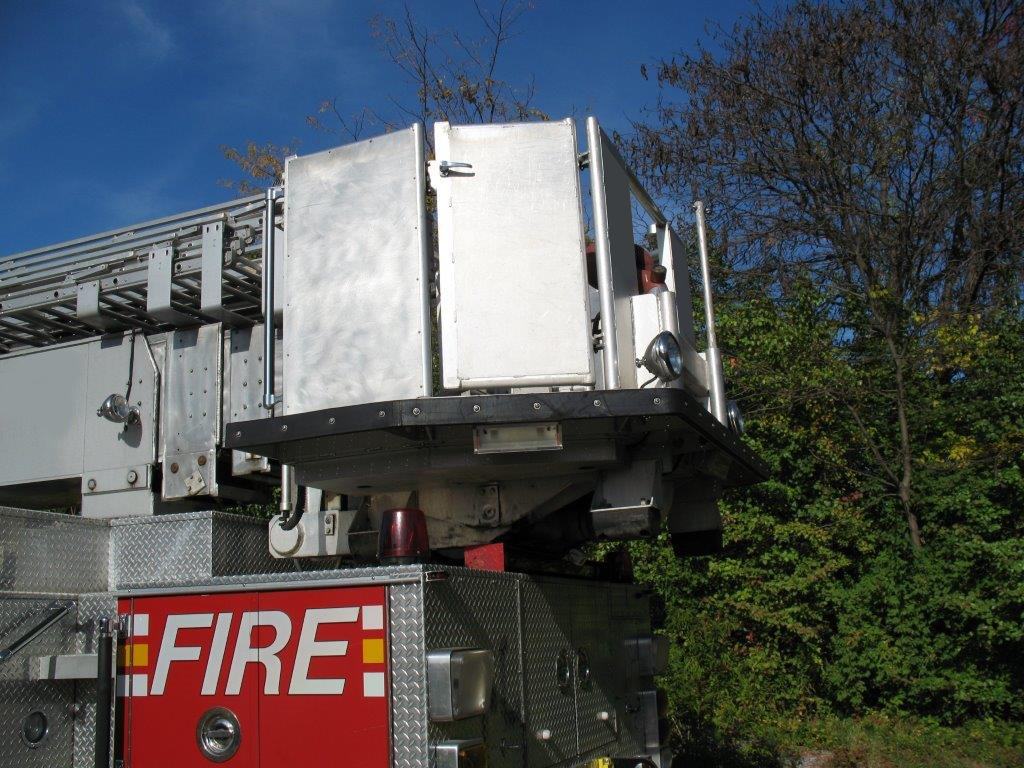 2002 Seagrave 95' Aerialscope Platform | Used Truck Details
