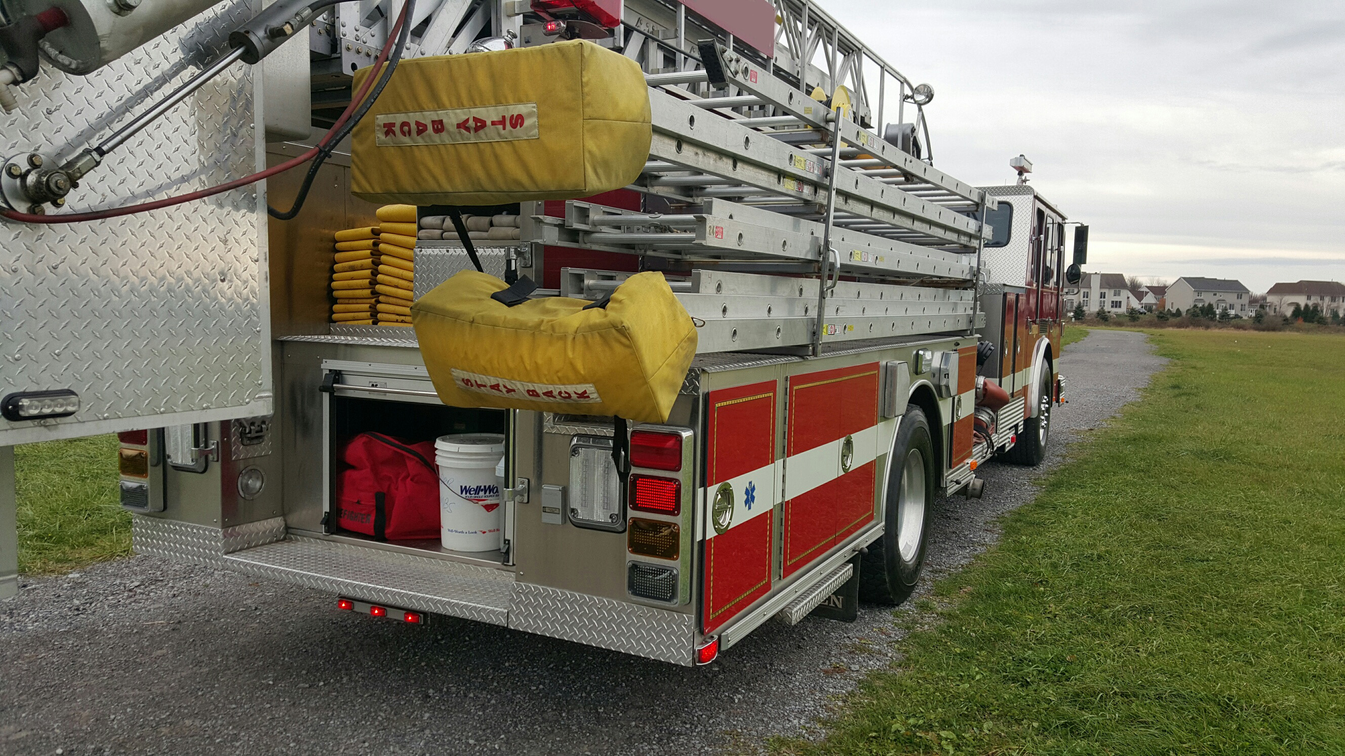 1997 Sutphen SP70 Mid-Mount Platform | Used Truck Details