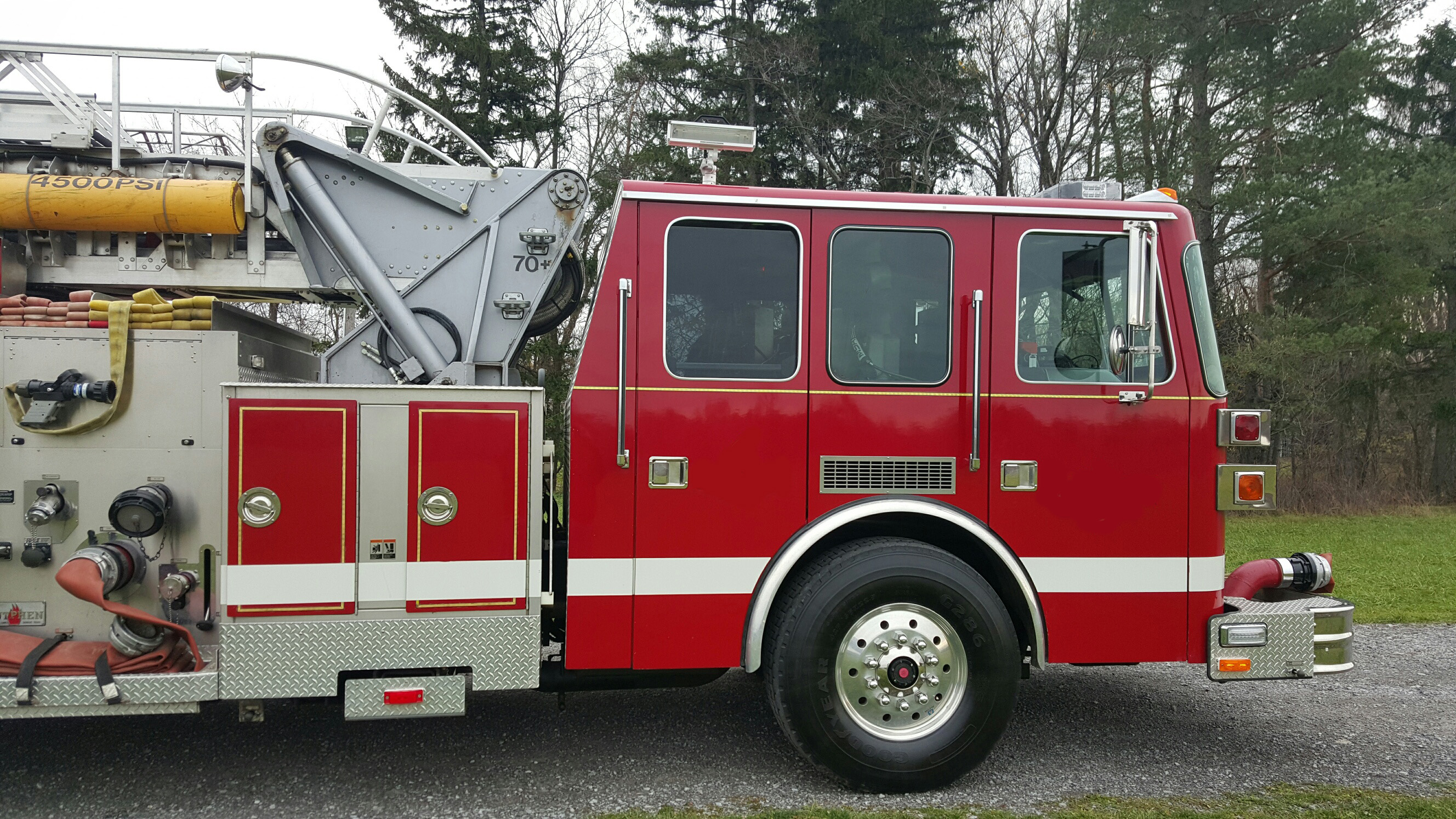 1997 Sutphen SP70 Mid-Mount Platform | Used Truck Details