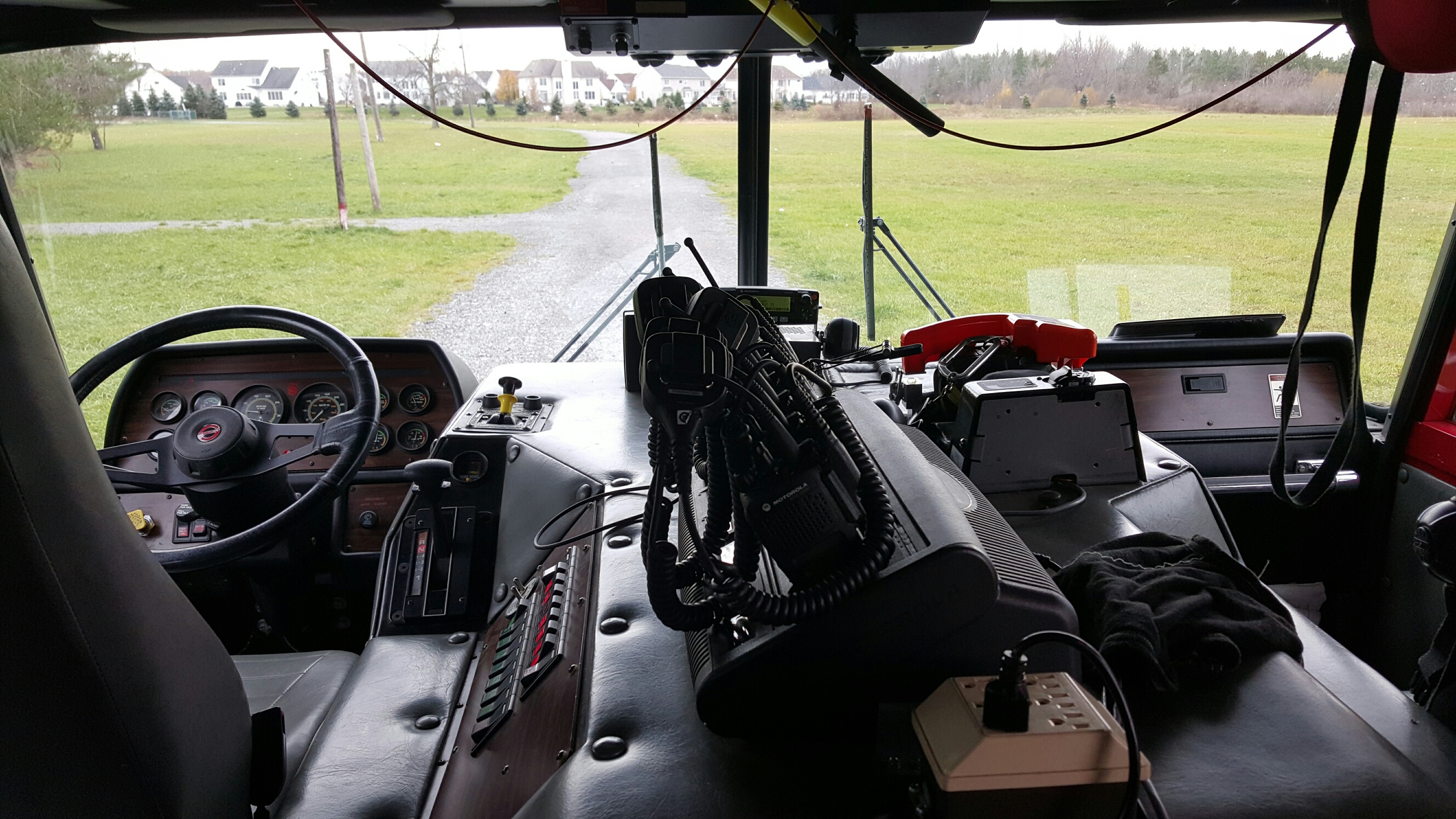 1997 Sutphen SP70 Mid-Mount Platform | Used Truck Details