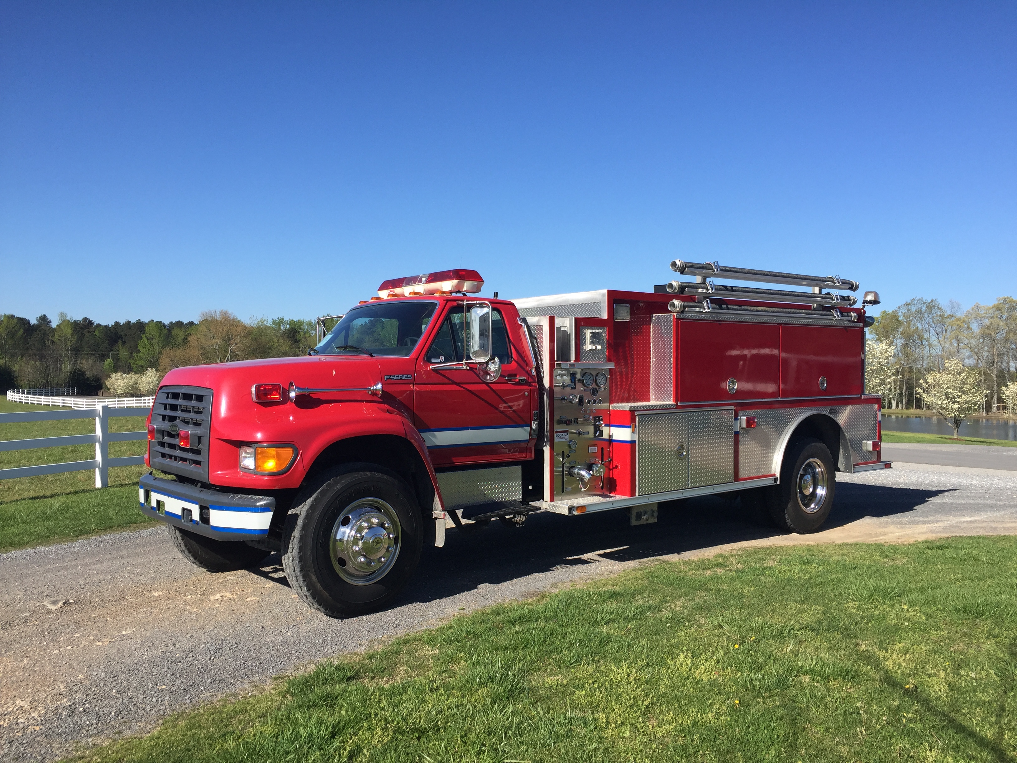 1998 E-One Ford F-800 Tanker | Used Truck Details