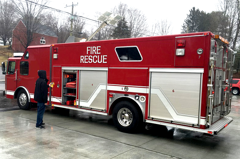 1997 E-One Cyclone 20' Walk-In Heavy Rescue | Used Truck Details