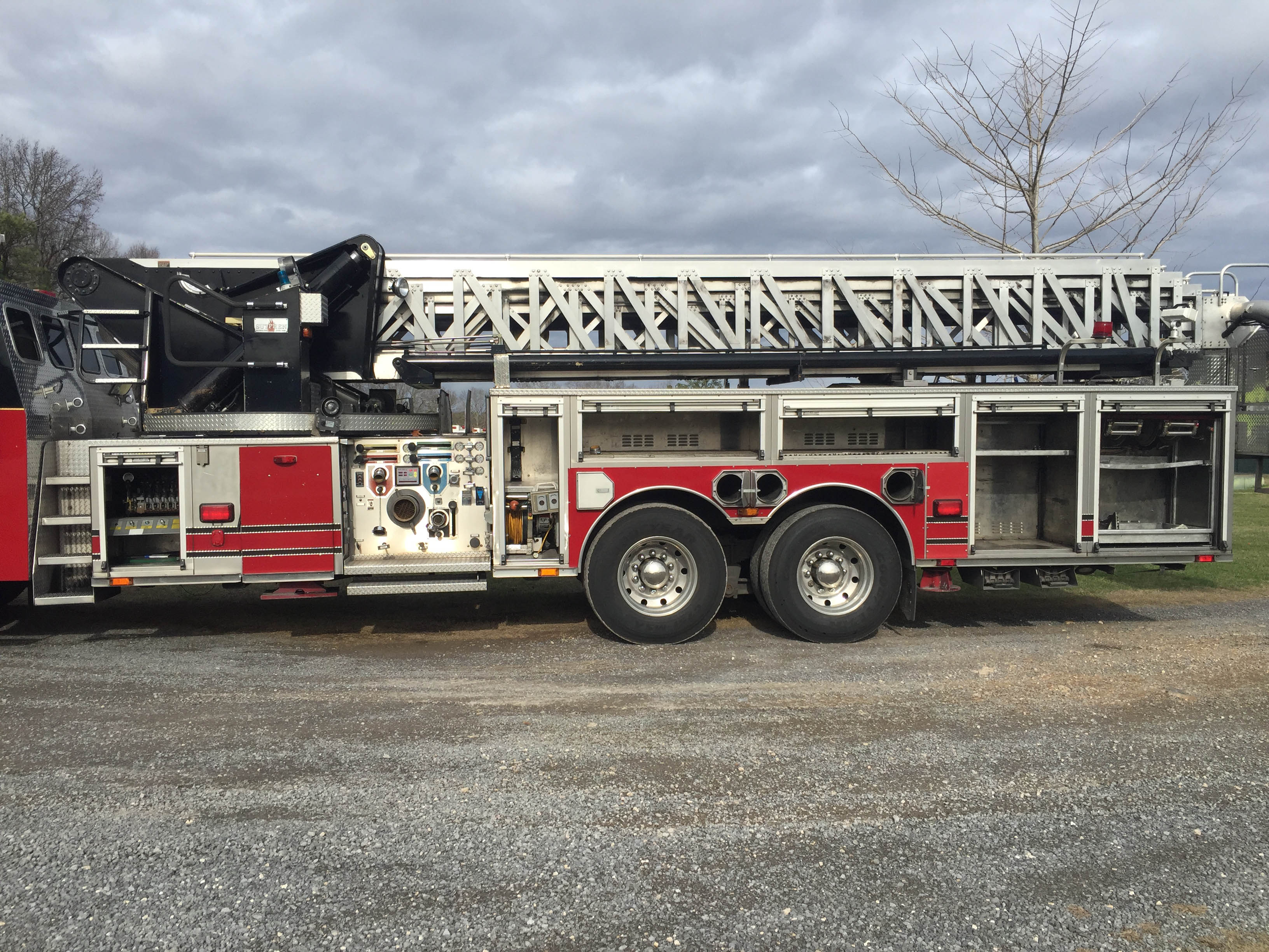 1999 Sutphen 95' Tower | Used Truck Details