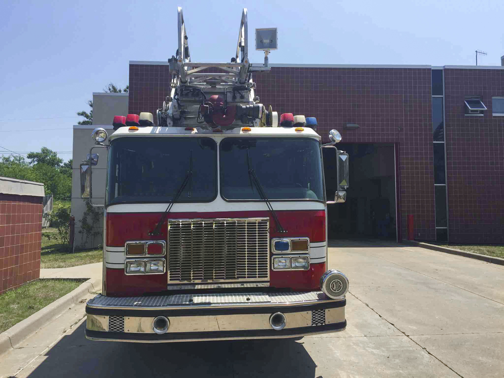 2001 E-One Cyclone II HP100 Quint | Used Truck Details