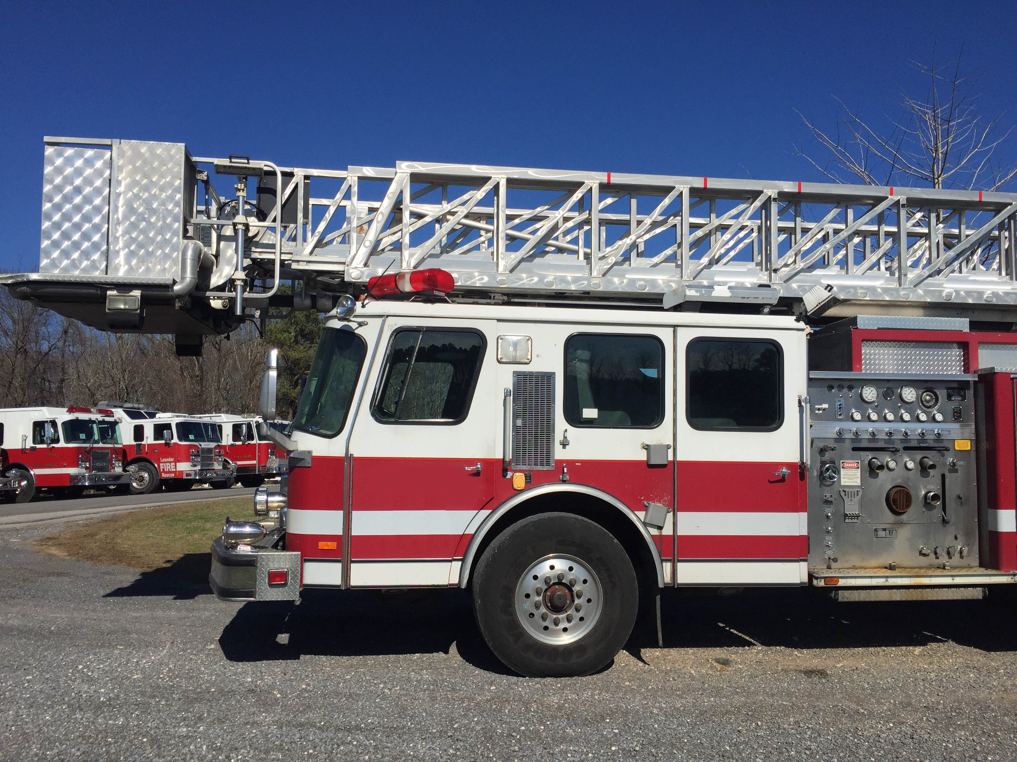 1995 E-One Hurricane 95' Platform | Used Truck Details