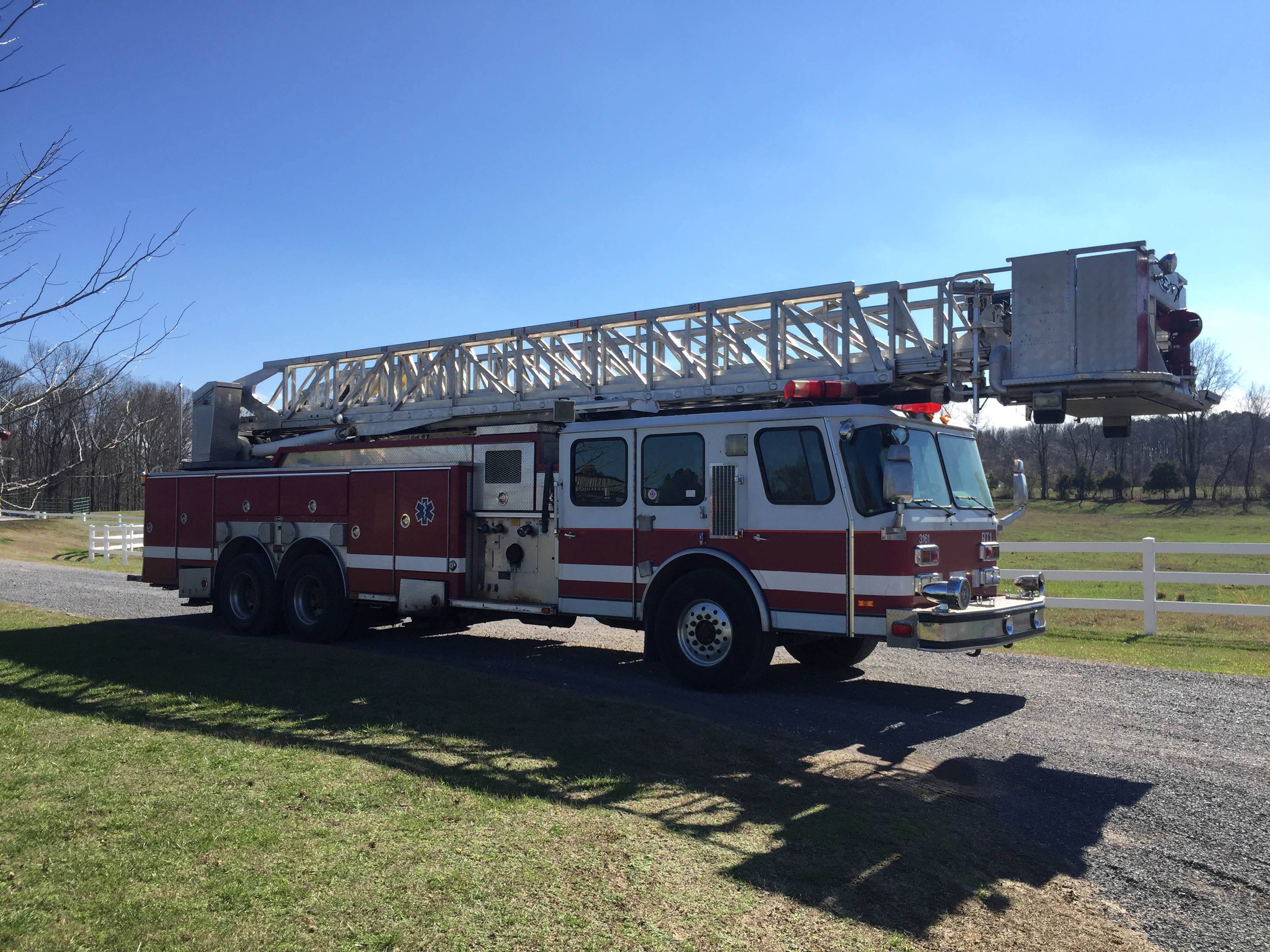 1995 E-One Hurricane 95' Platform | Used Truck Details