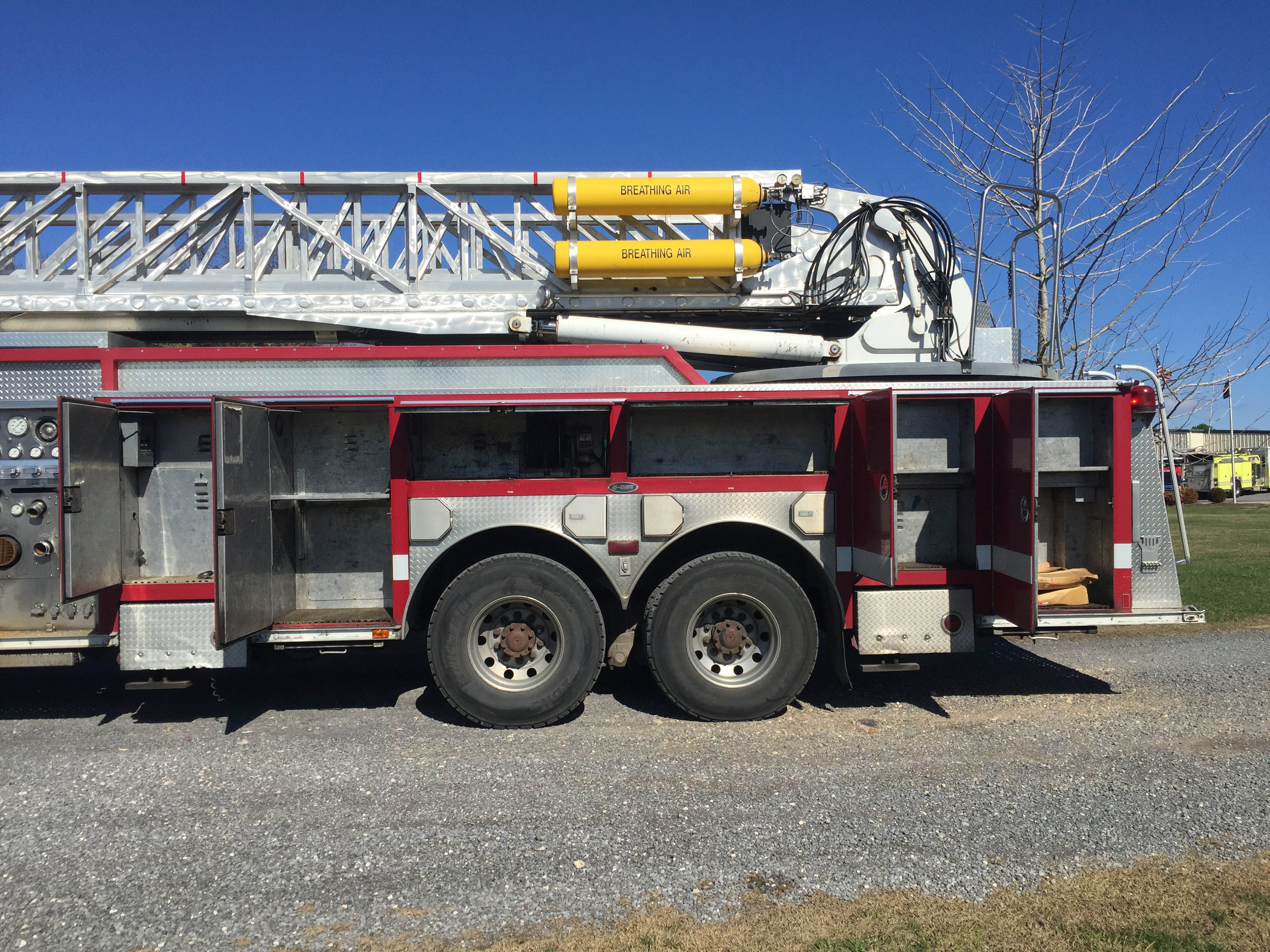 1995 E-One Hurricane 95' Platform | Used Truck Details