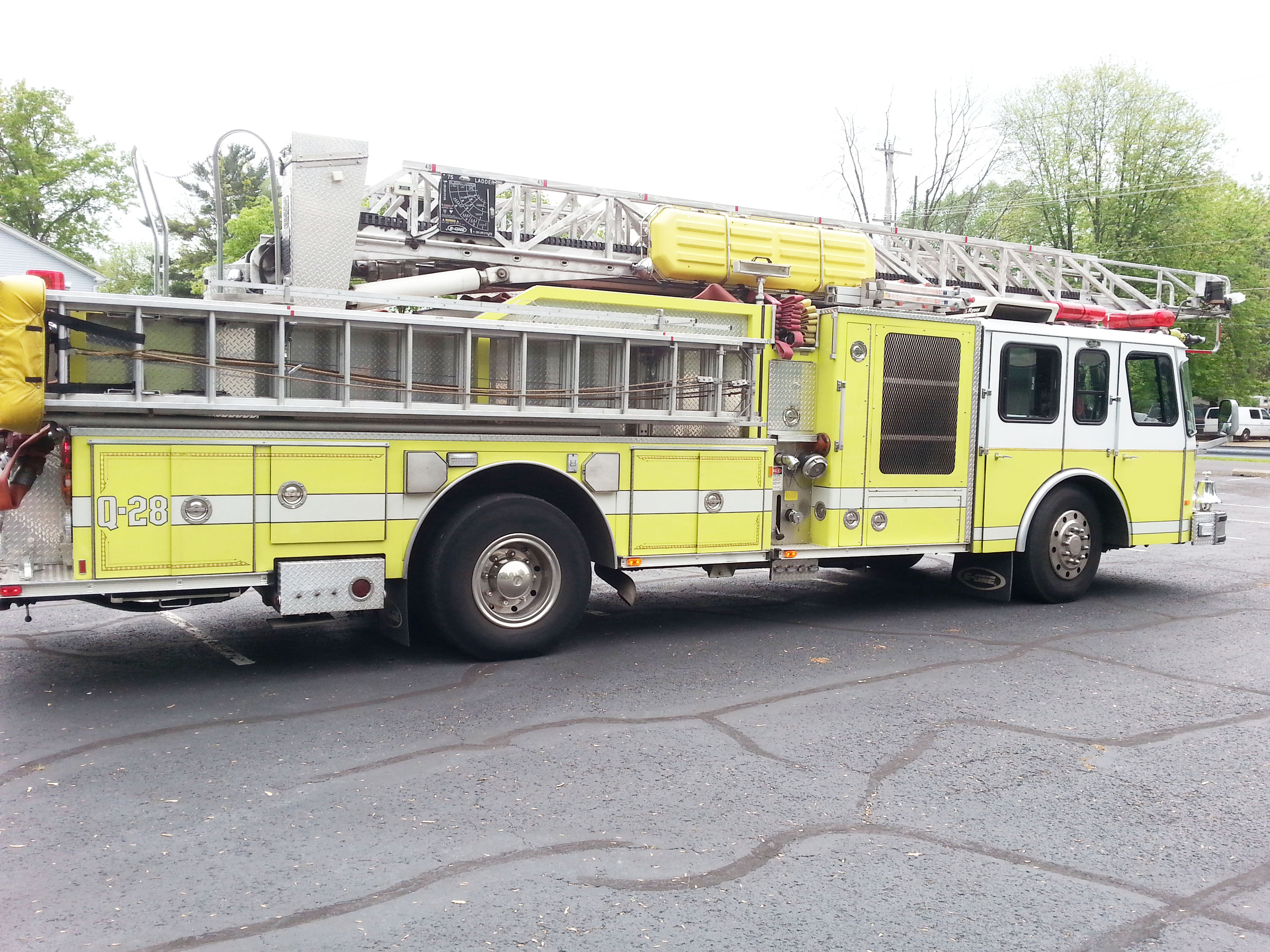 1993 E-One Hurricane 75' Quint | Used Truck Details
