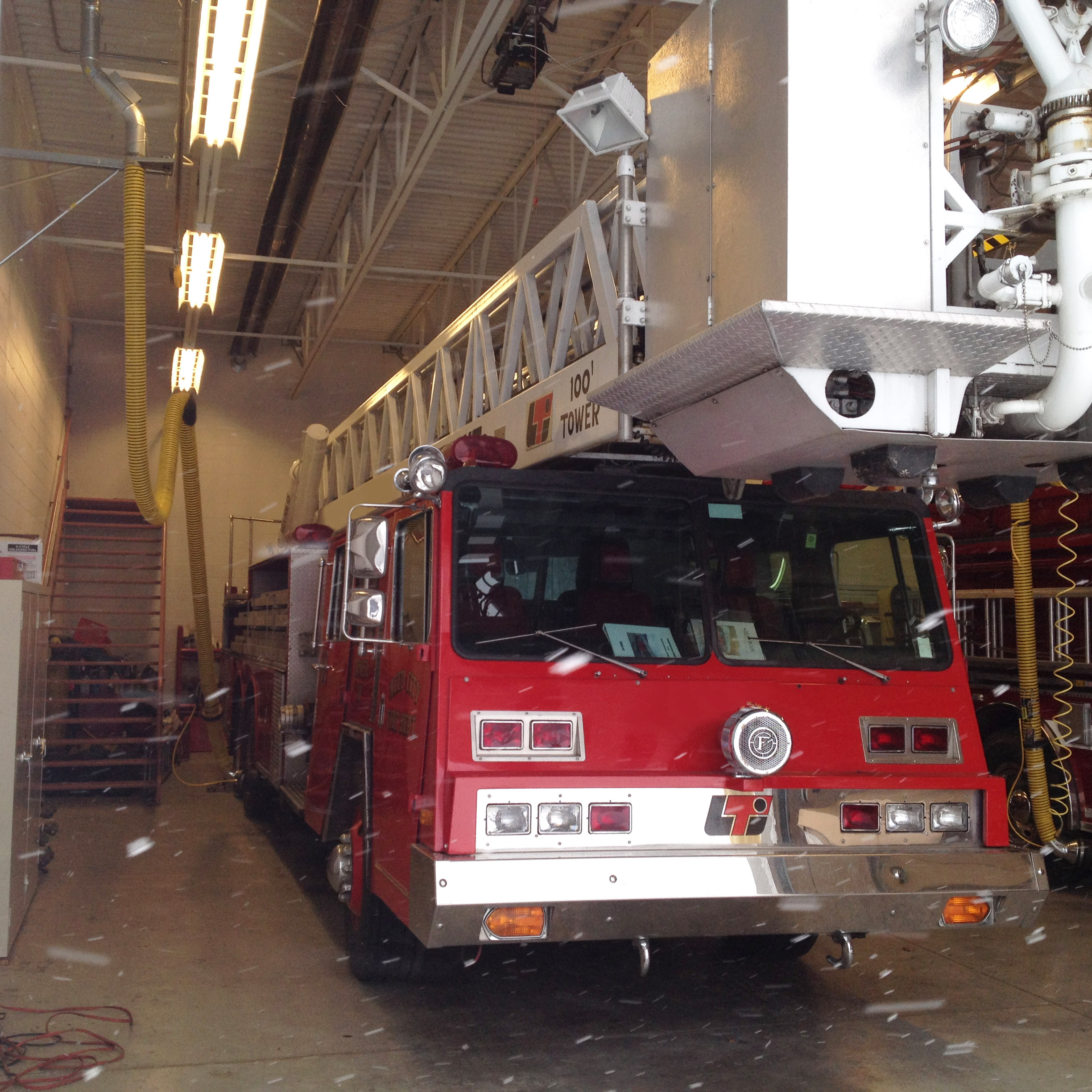 1984 Pemfab LTI 100' Platform | Used Truck Details