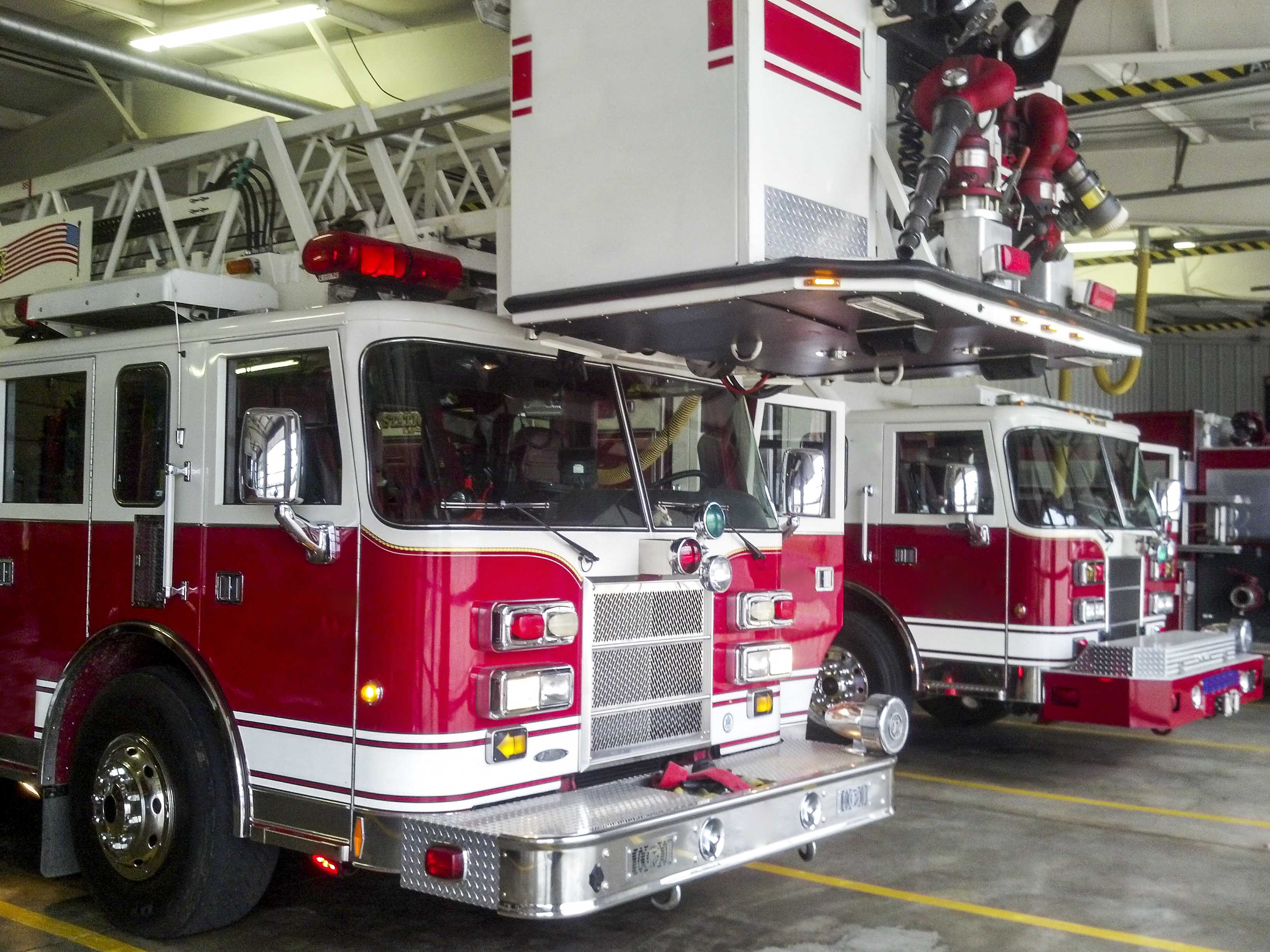 1999 Pierce Dash 85' Platform | Used Truck Details