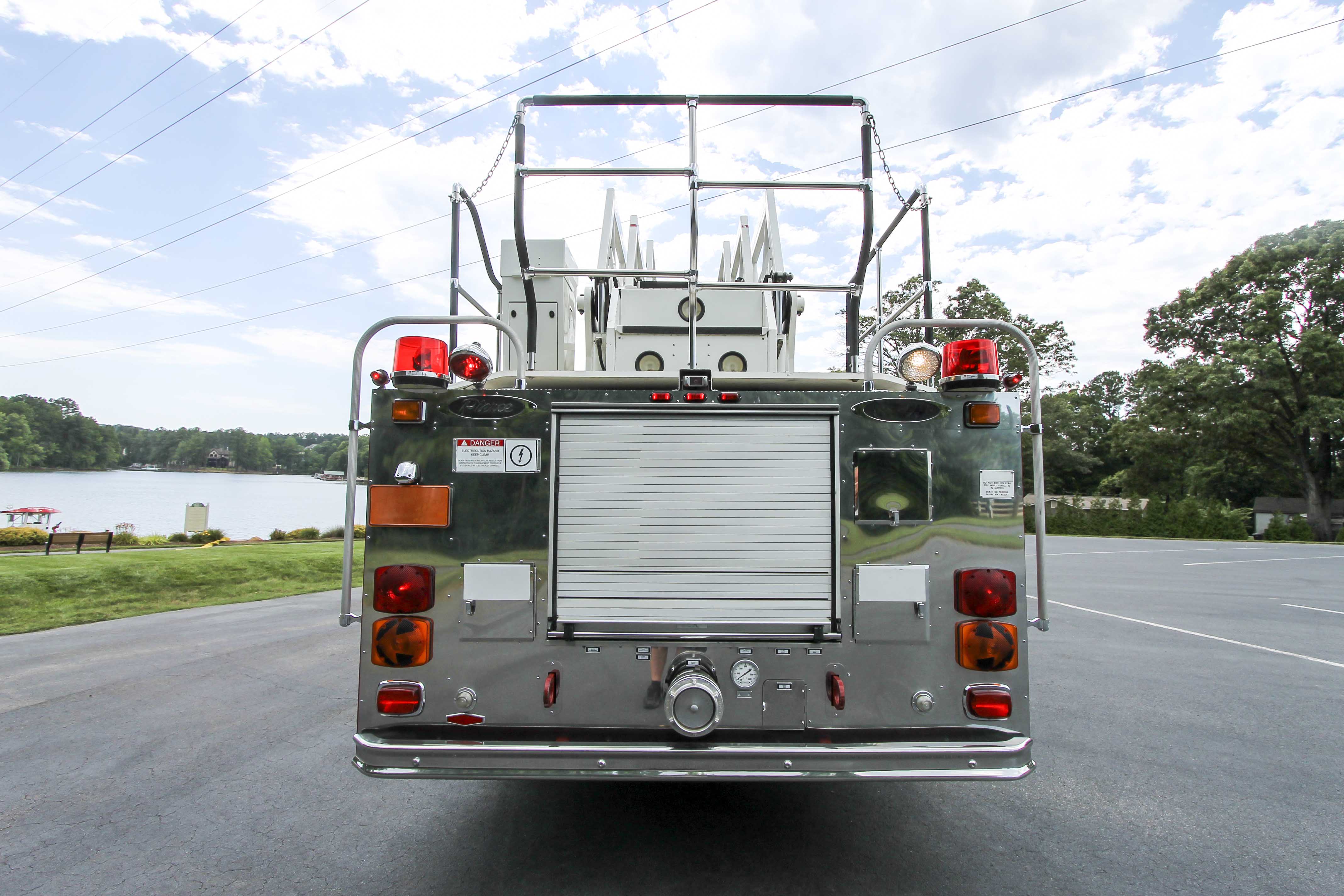 1999 Pierce Dash 85' Platform | Used Truck Details