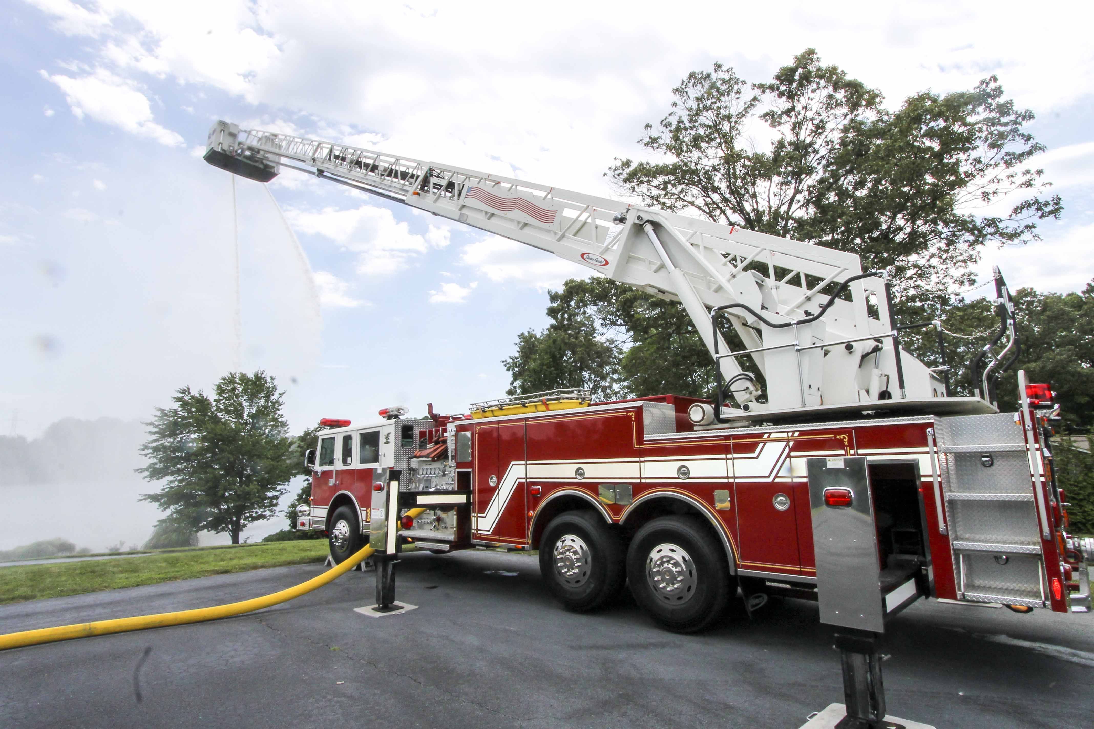 1999 Pierce Dash 85' Platform | Used Truck Details