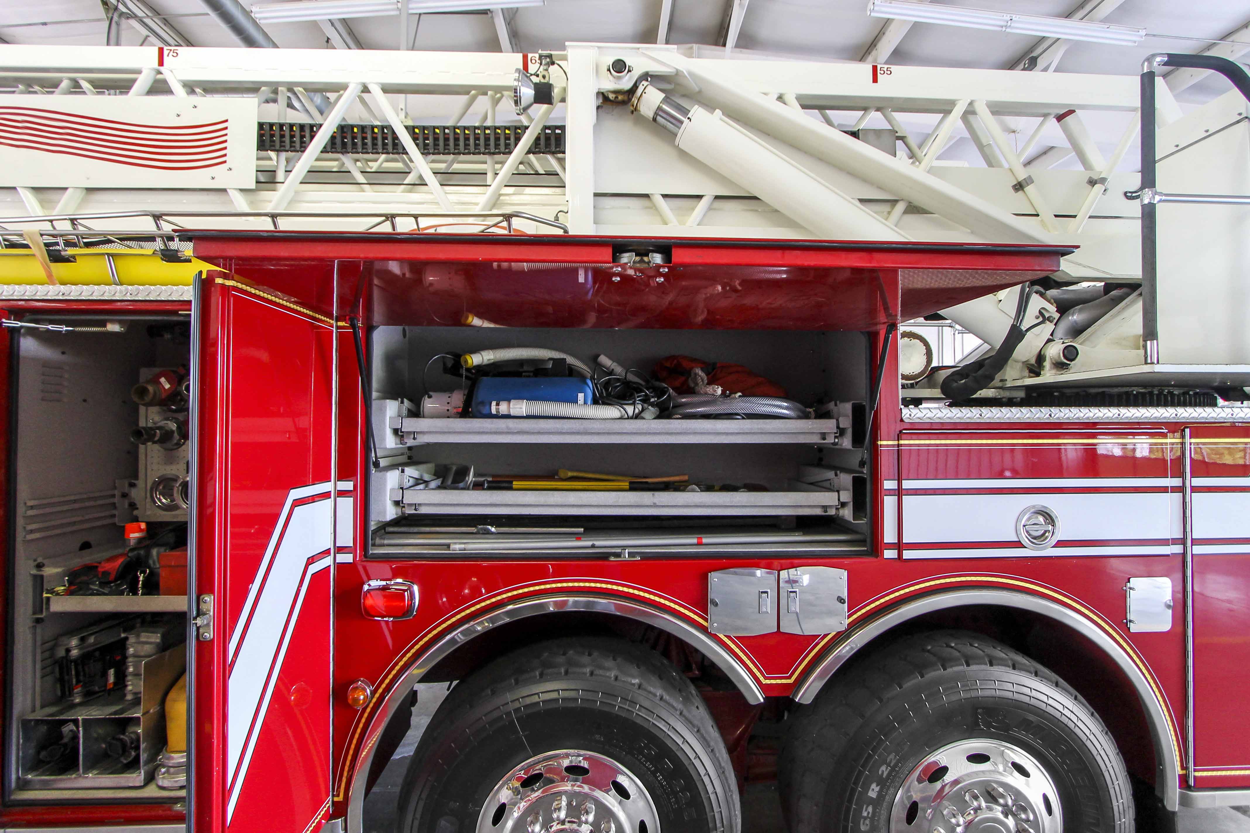 1999 Pierce Dash 85' Platform | Used Truck Details