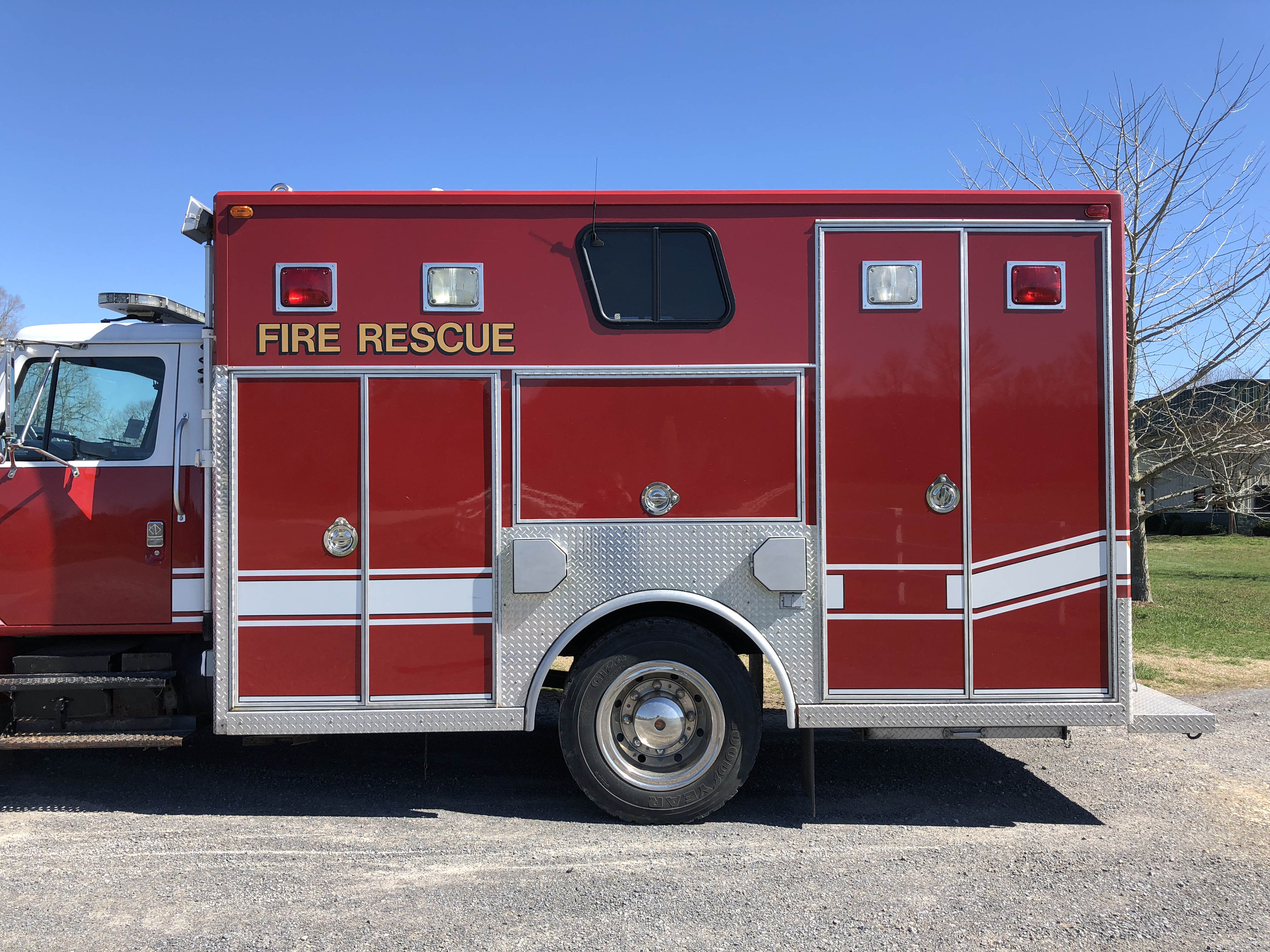 1996 International Walk-In Rescue | Used Truck Details