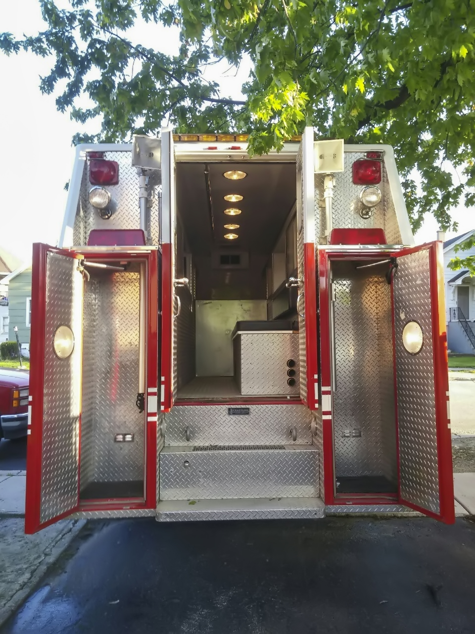 1984 Ford Walk-In Rescue | Used Truck Details