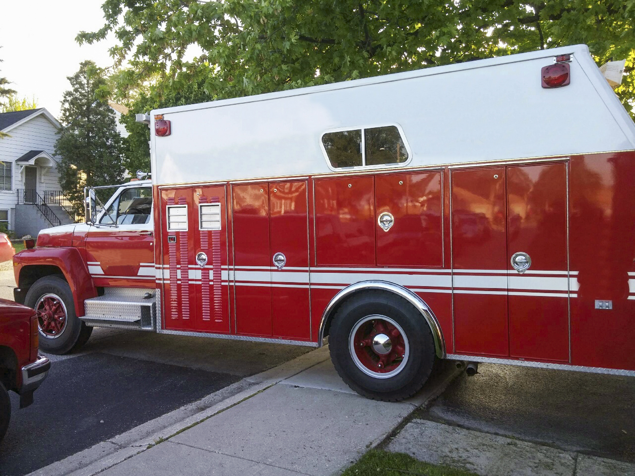 1984 Ford Walk-In Rescue | Used Truck Details